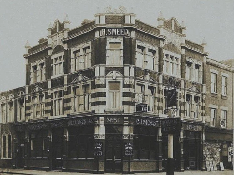 Store 2 — London Pub Explorer