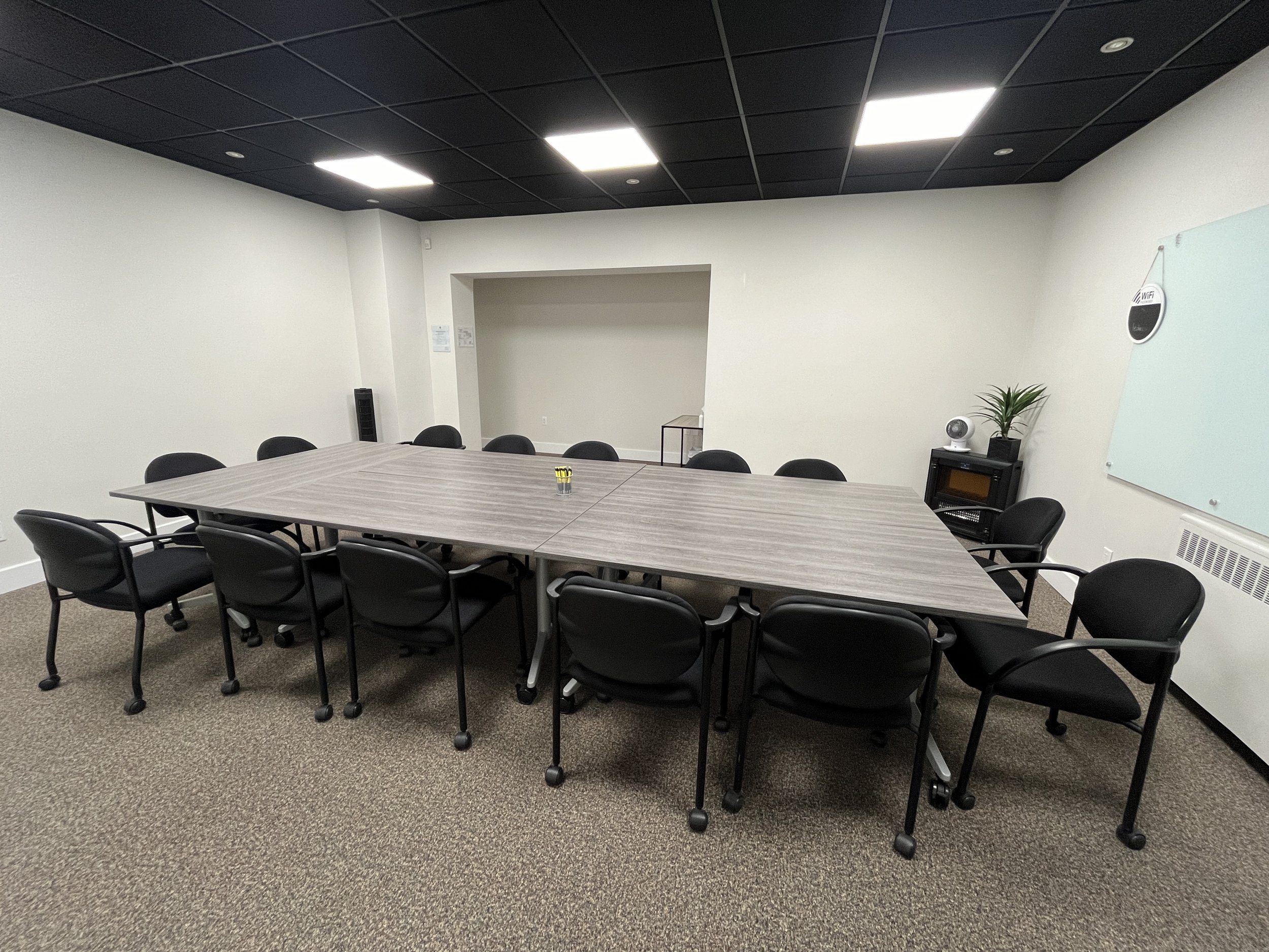 startup-centre-meeting-room-the-light-house-cowork-leduc-cowork