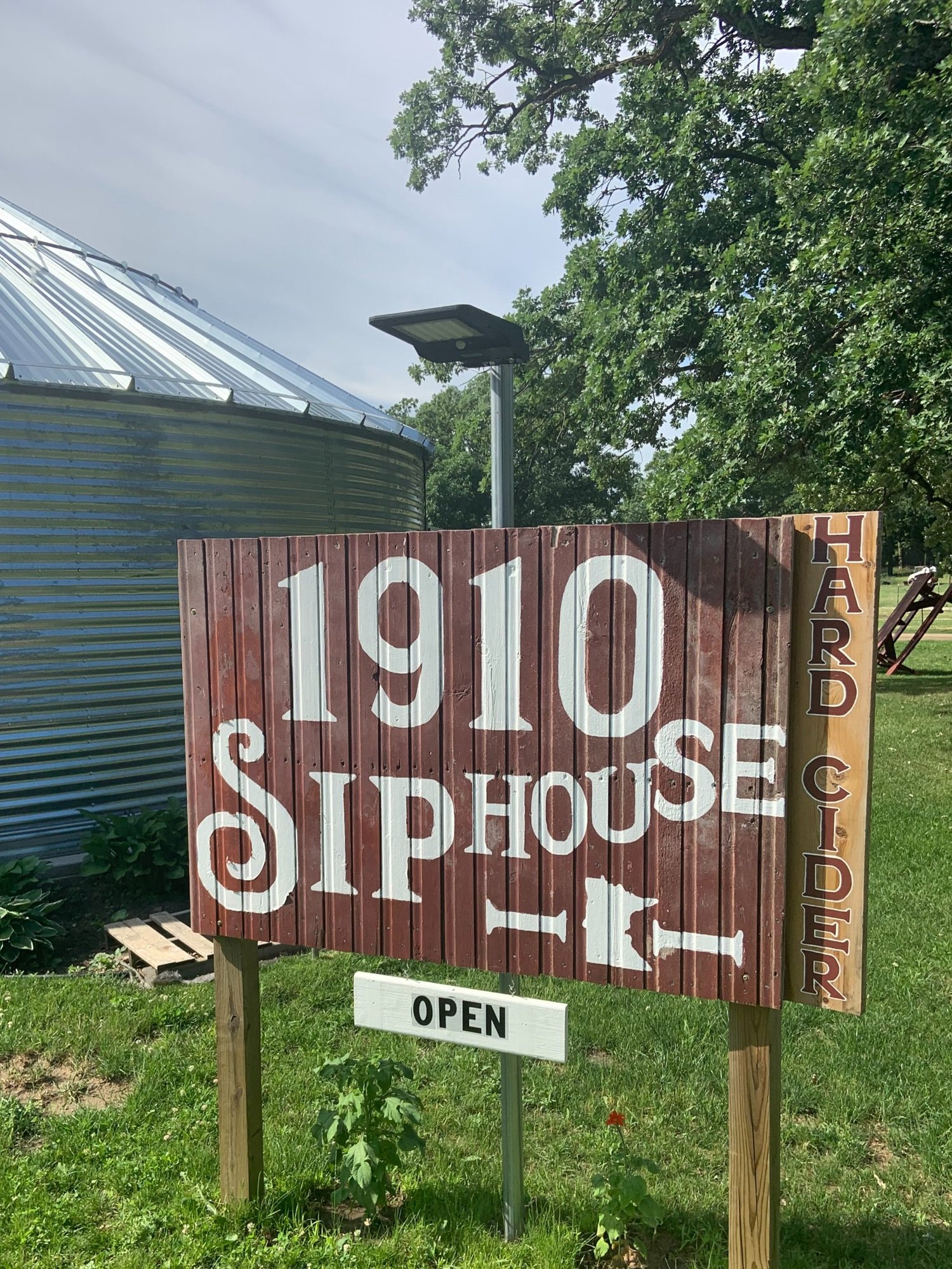 Photos — 1910 Sip House