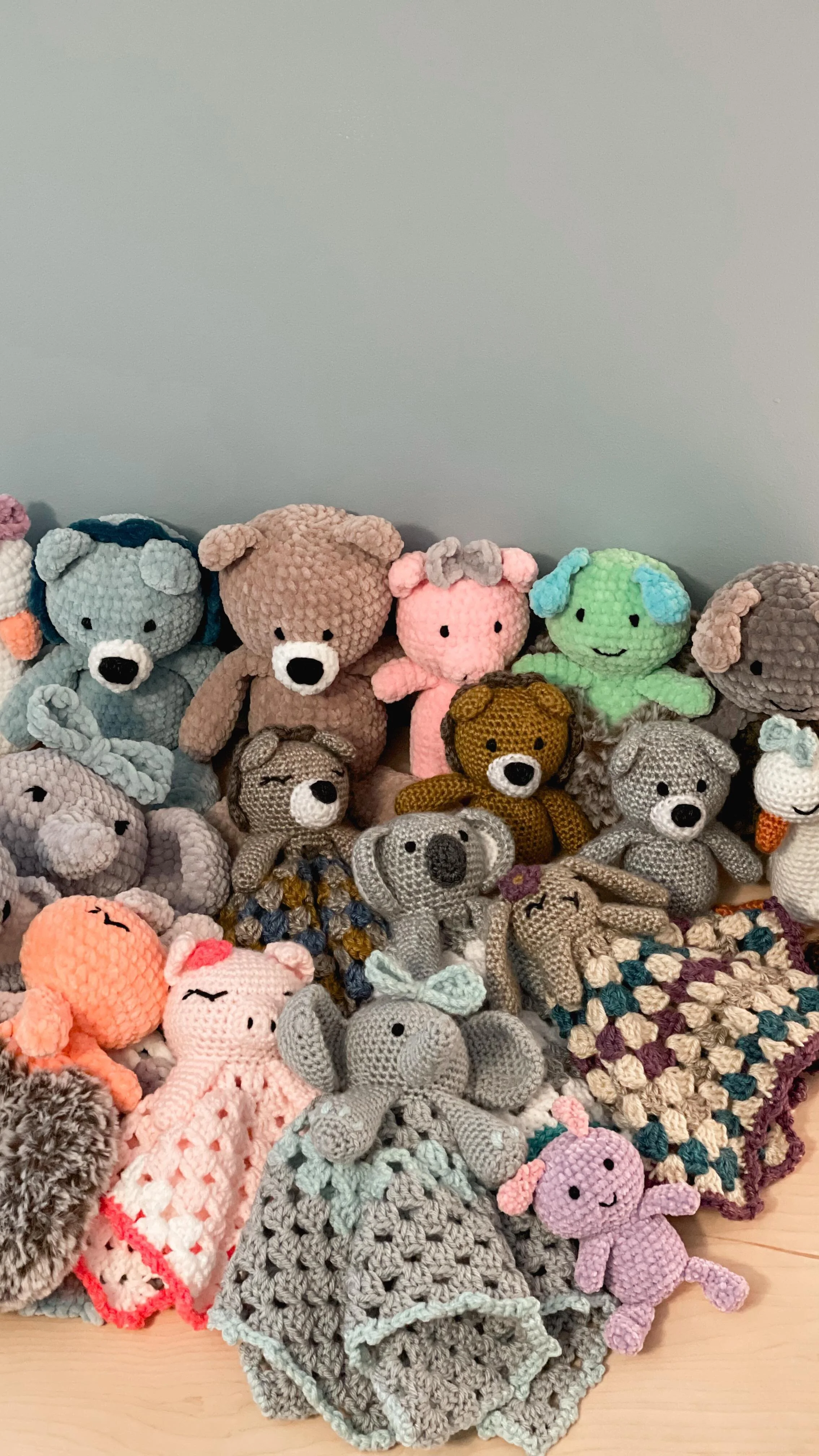 Rug Bug Huggie - Free Crochet Pattern — Loopsy Daisy Crafts + Designs ...