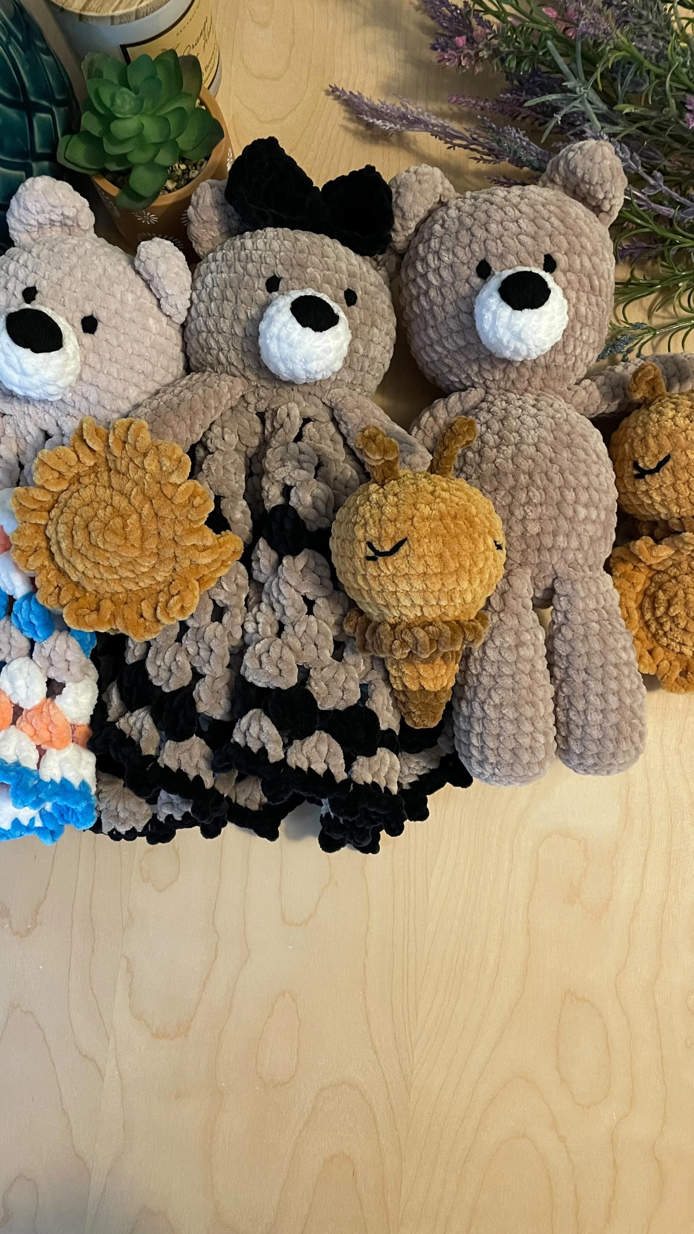 5 Tips for Crocheting with Plush Yarn — Loopsy Daisy Crafts + Designs ...