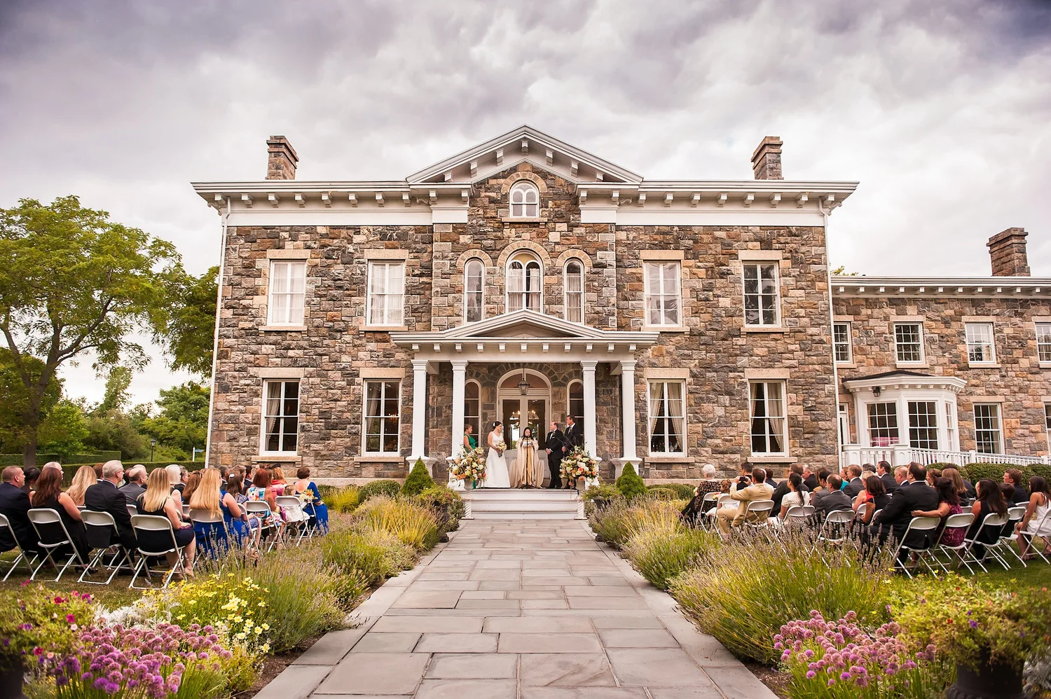 Brecknock hall wedding | Beachweddingtips.com