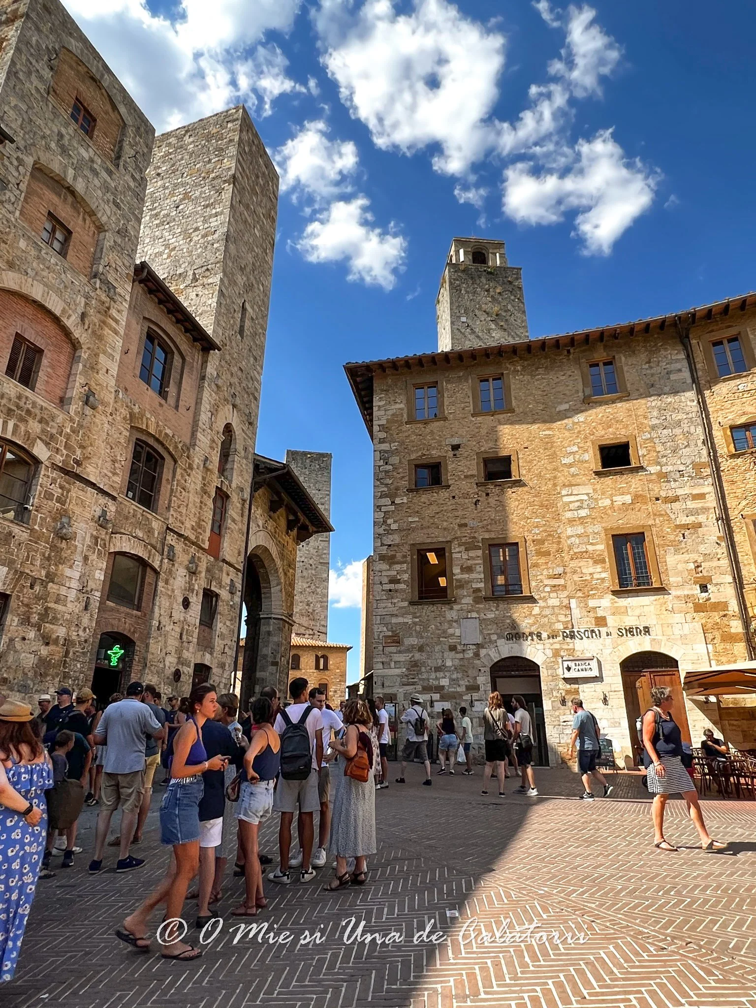 Locuri de poveste in Toscana: San Gimignano, un fermecator oras ...