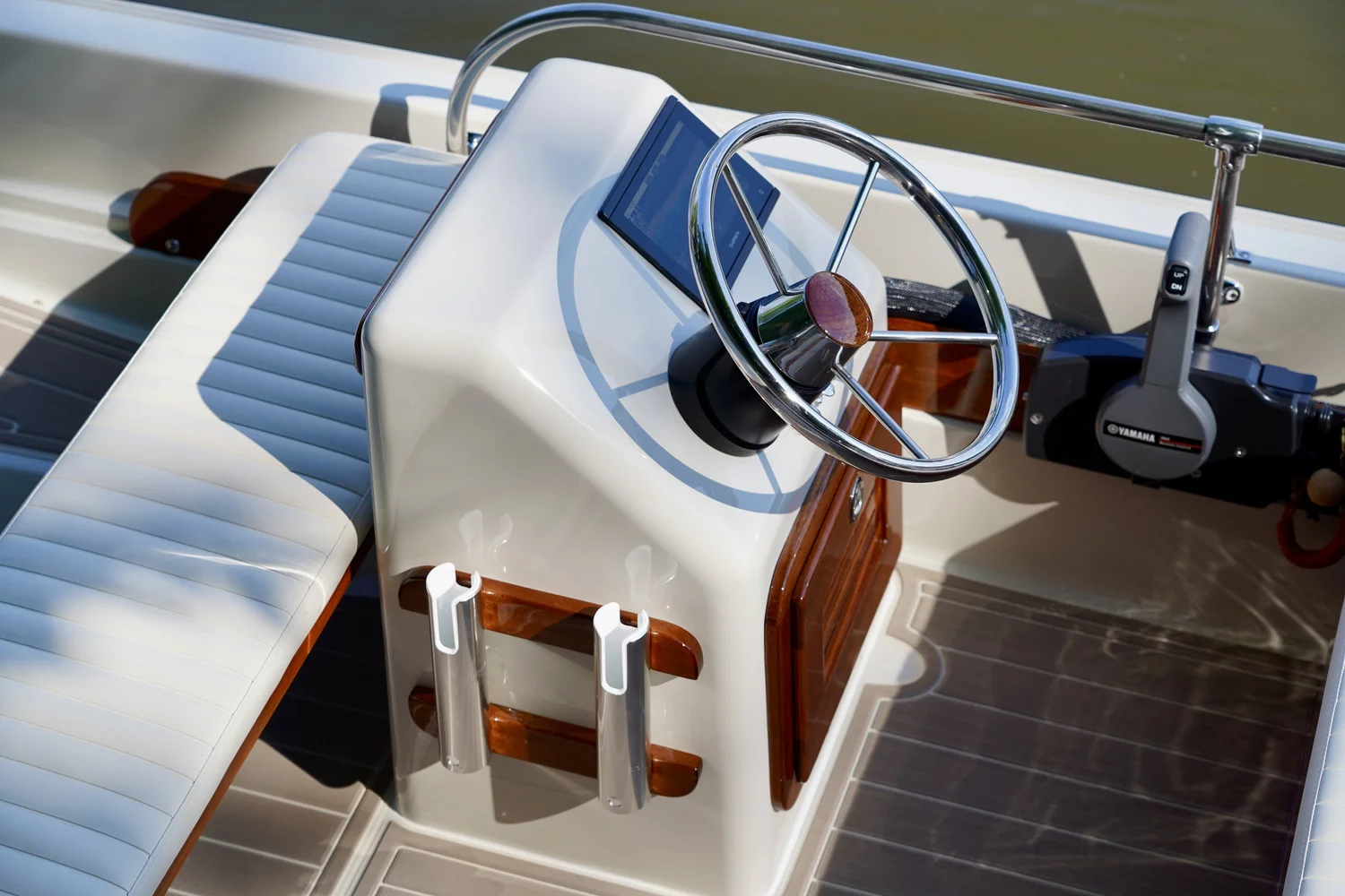"Mishkin" - 1985 Boston Whaler 15' Custom - Side Console — FassēCo
