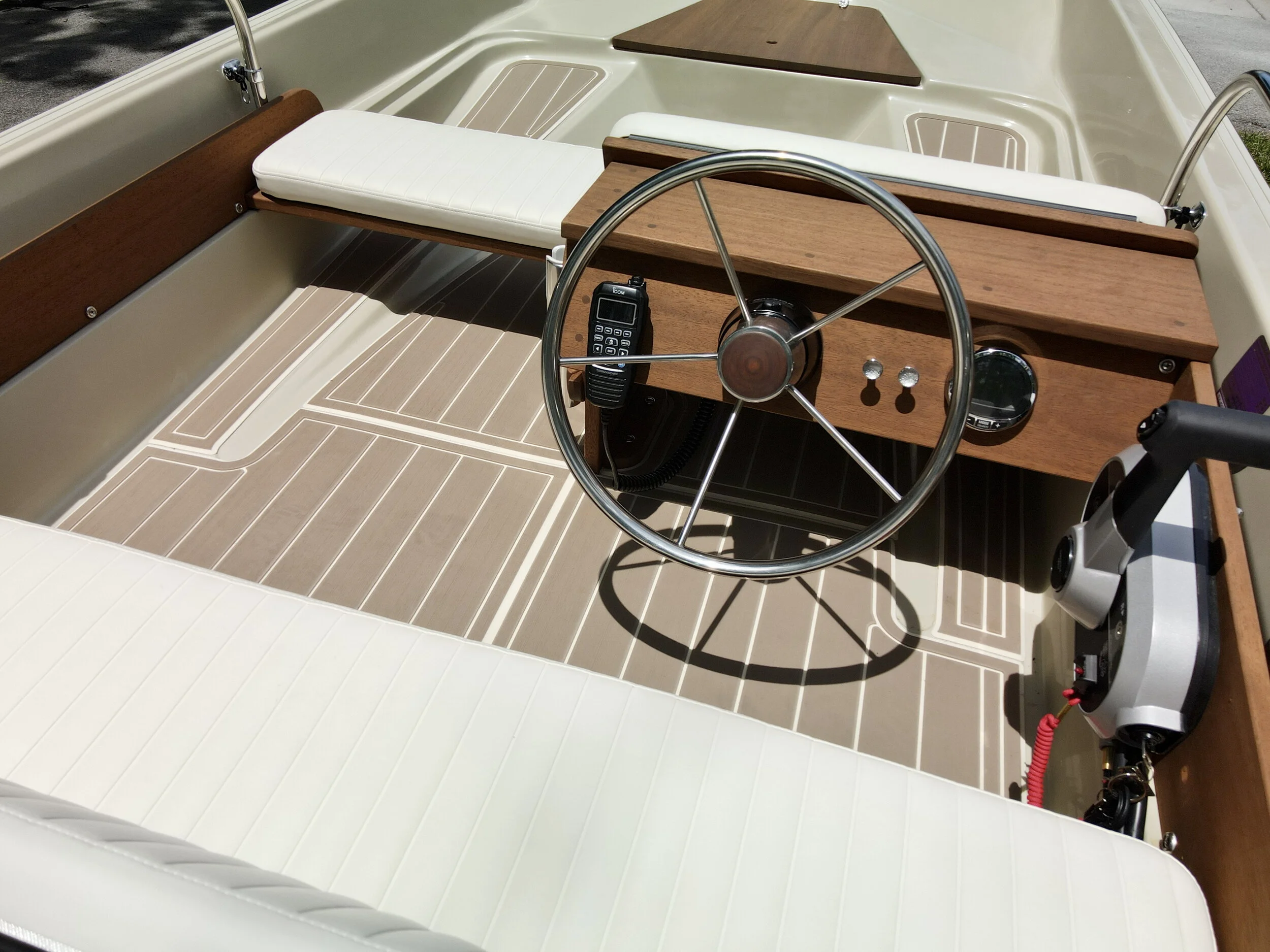 "Wyannie"- 1978 Boston Whaler 15' Super Sport — FassēCo