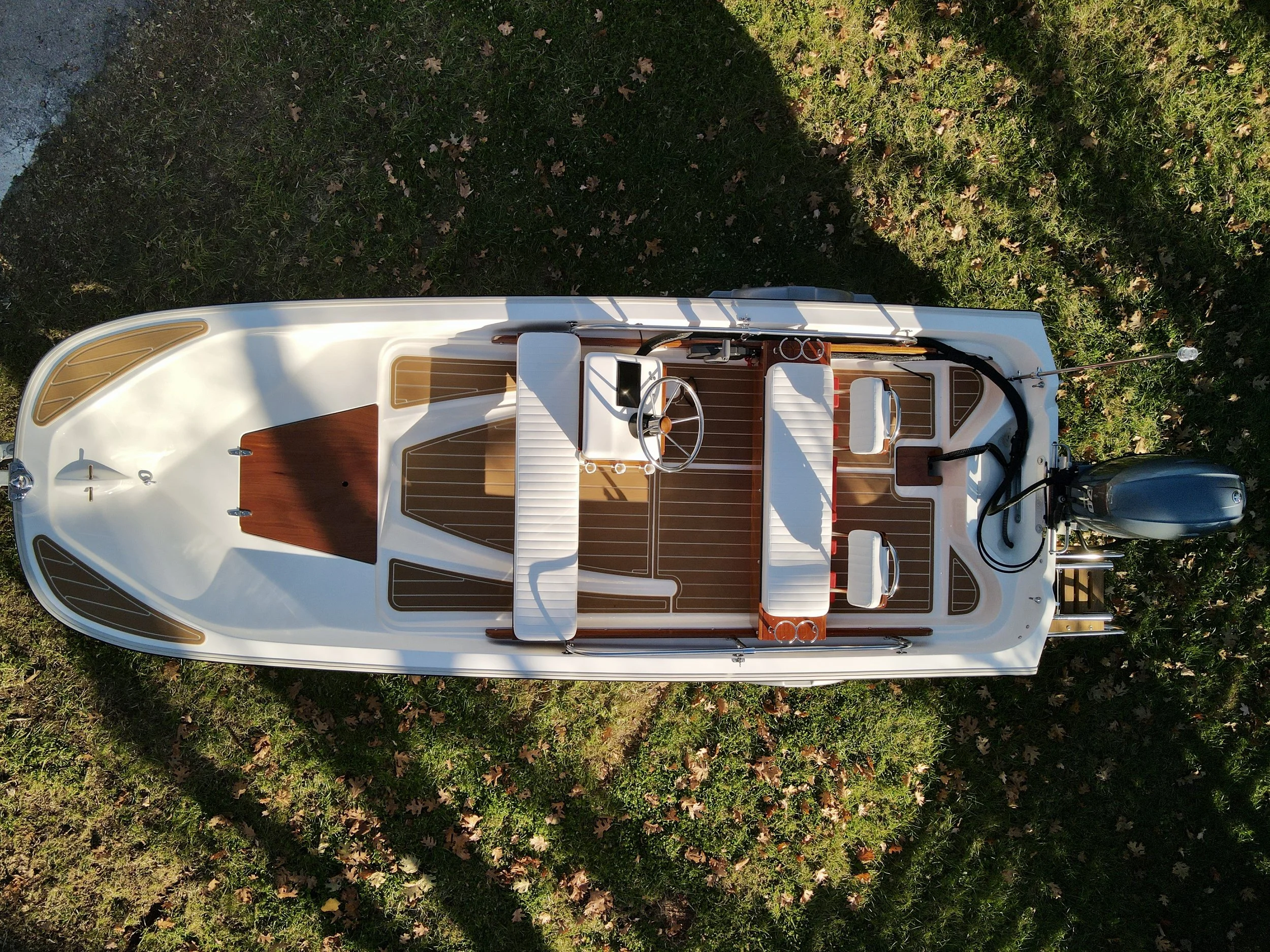 "Tannler" - 1983 Boston Whaler 15' Custom - Side Console — FassēCo