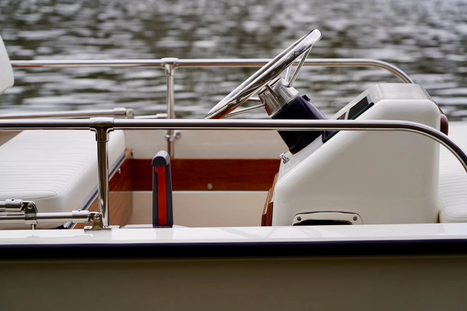 "White" - 1982 Boston Whaler 15' Custom - Side Console — FassēCo