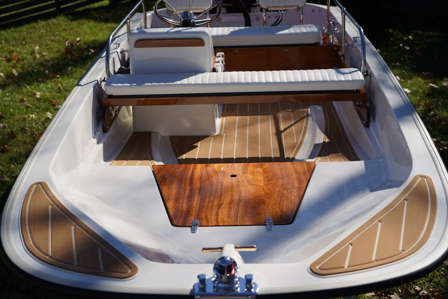 "Tannler" - 1983 Boston Whaler 15' Custom - Side Console — FassēCo