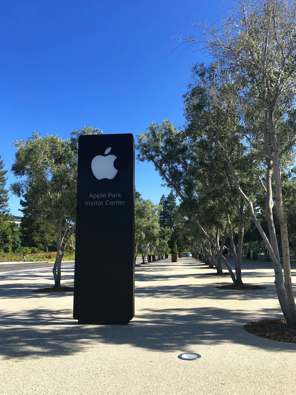 Apple Park Visitor Center — Dené Schunck