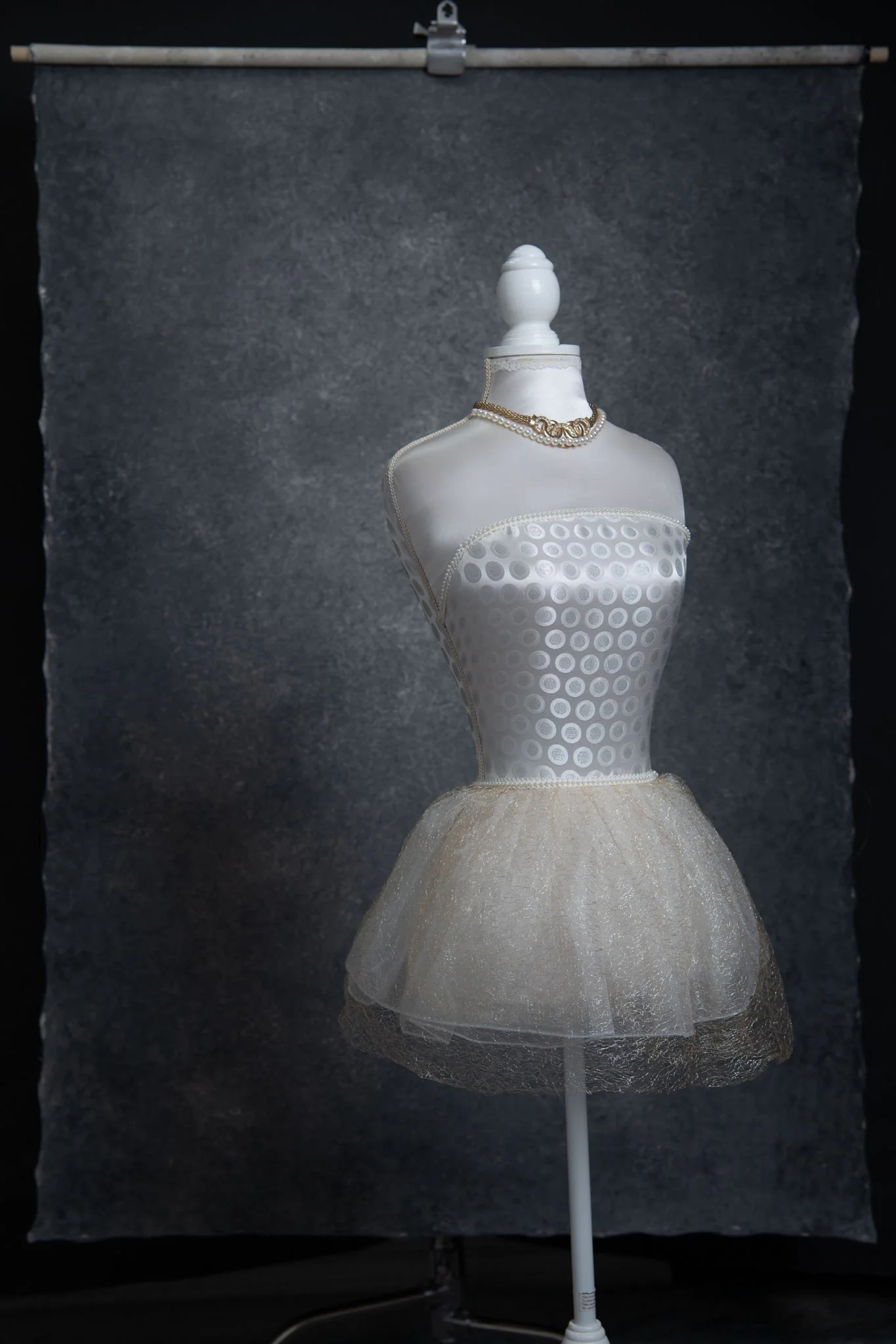 Warm white backdrop Photography backdrops UK 4x6 02040323 — Hand ...