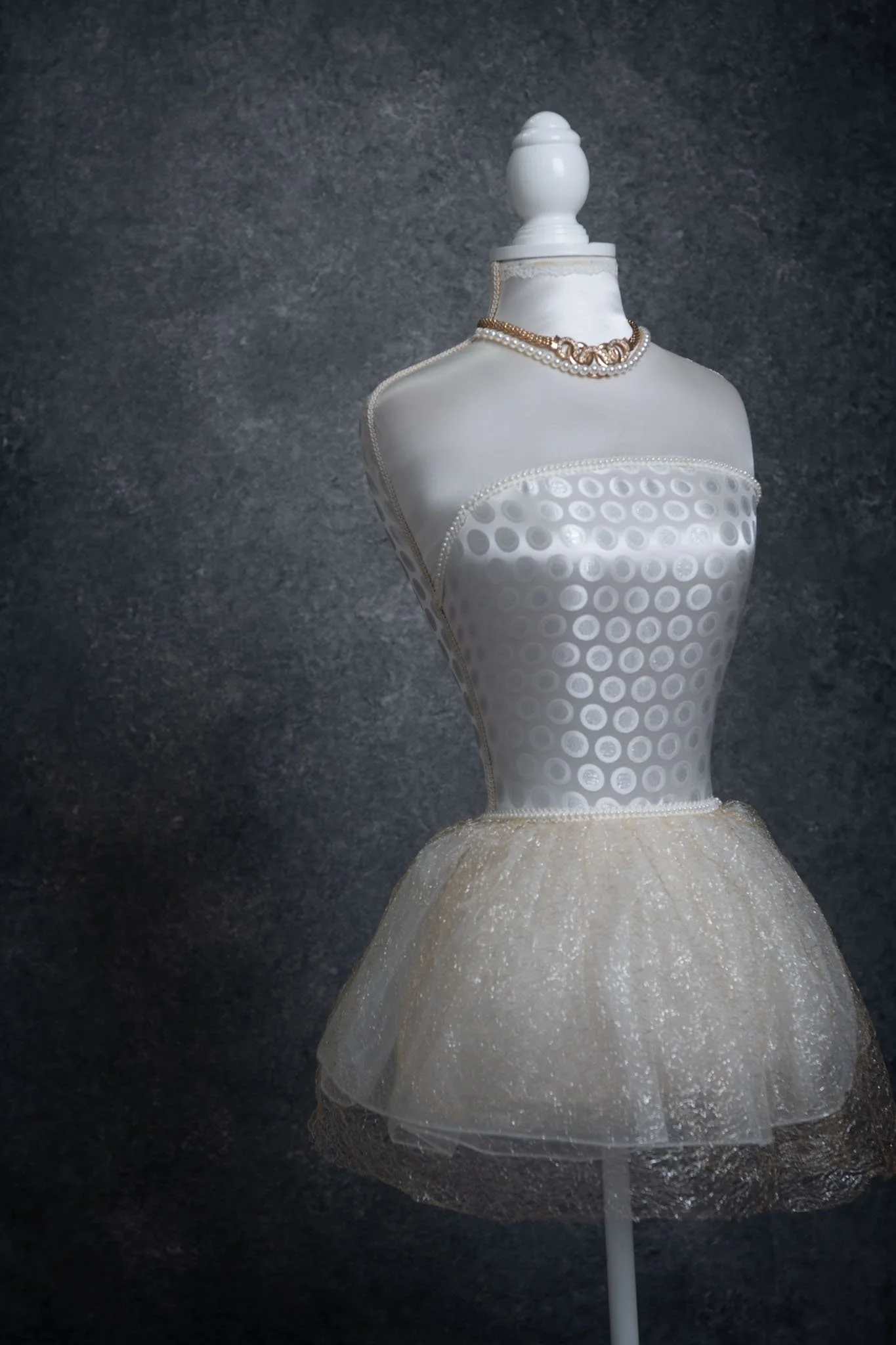 Warm white backdrop Photography backdrops UK 4x6 02040323 — Hand ...