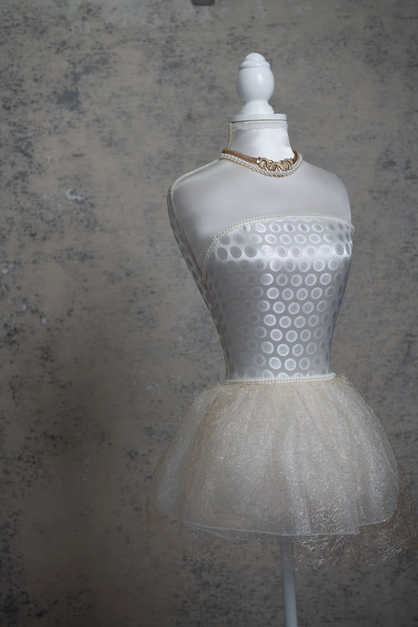 Warm white backdrop Photography backdrops UK 4x6 02040323 — Hand ...