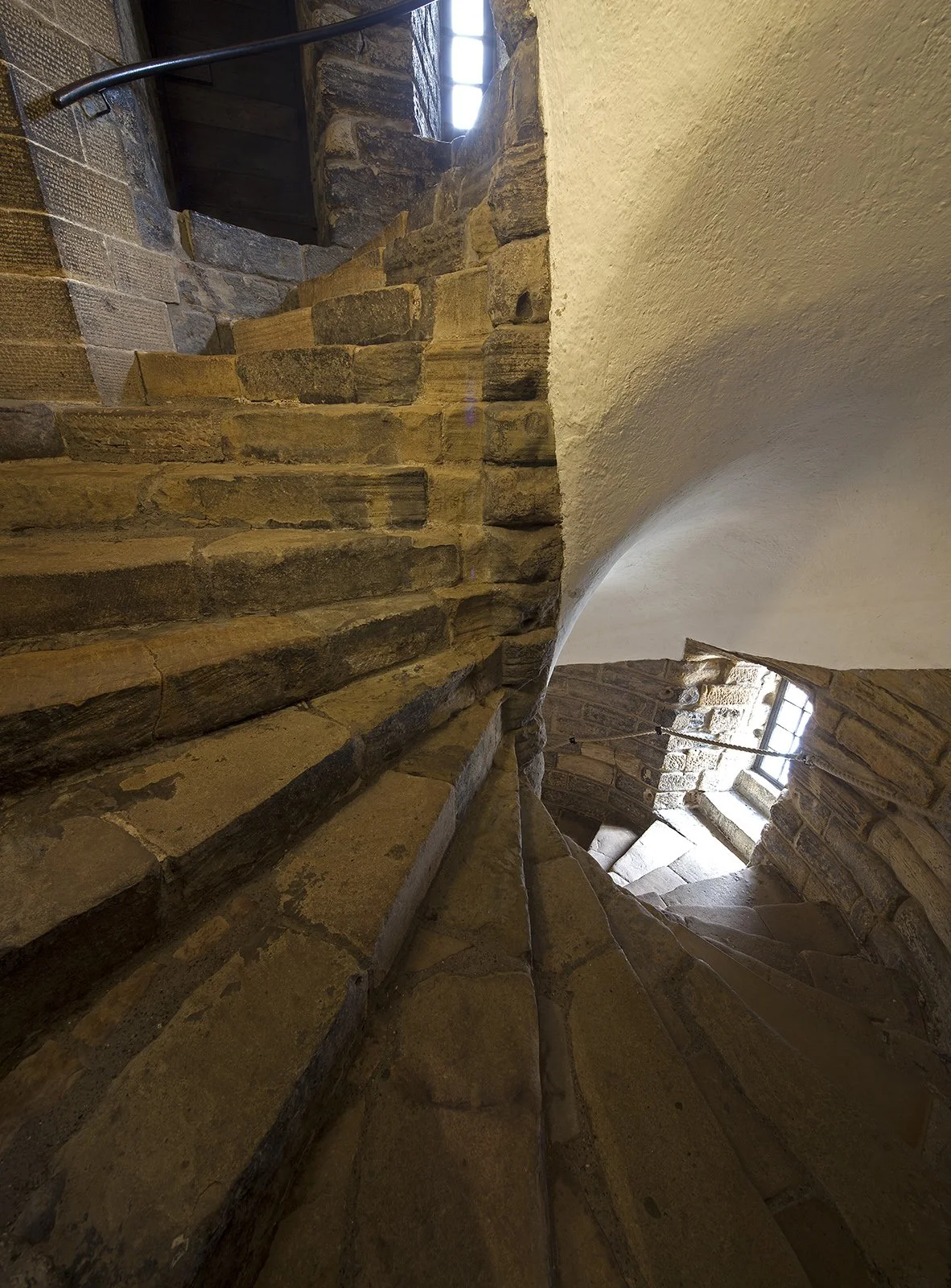 Medieval Spiral Stairs – Spiral Staircase Castle – ATQXZT