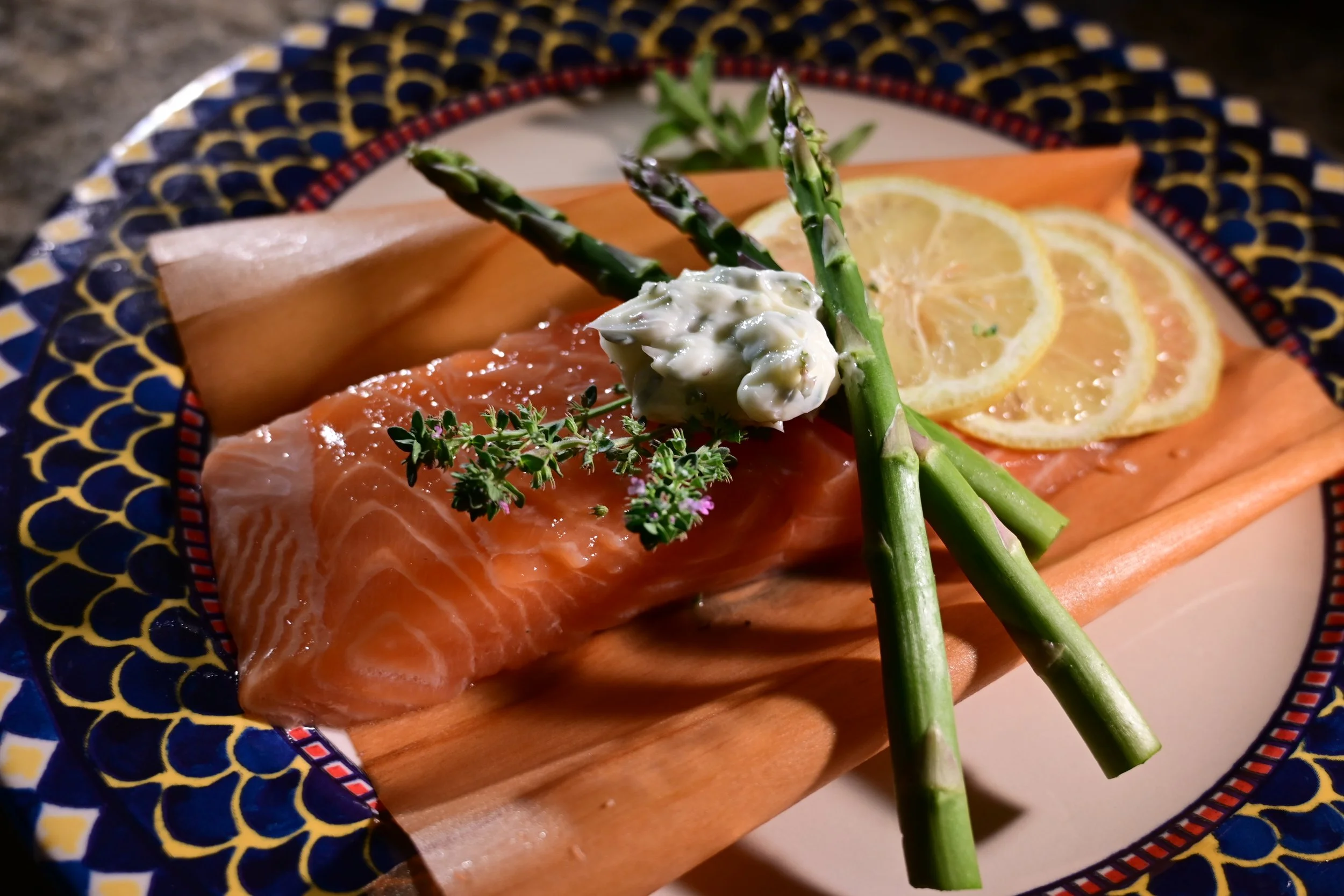 Salmone Avvolto nel Cedro (Cedar Wrapped Salmon) — Kvaroy Arctic