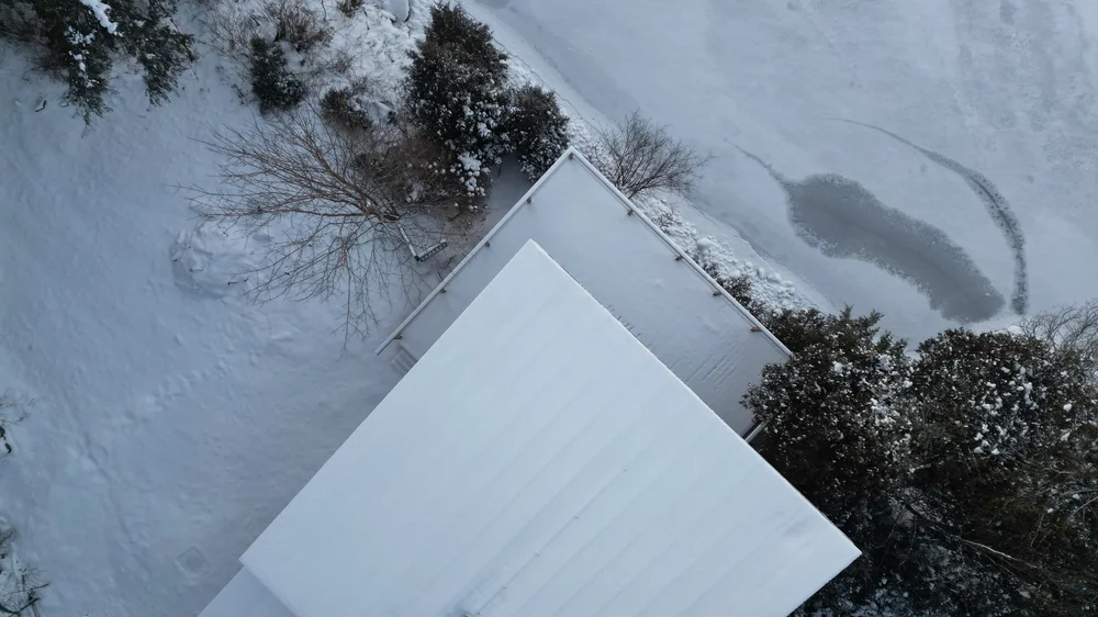 shadow lakehouse — hinter