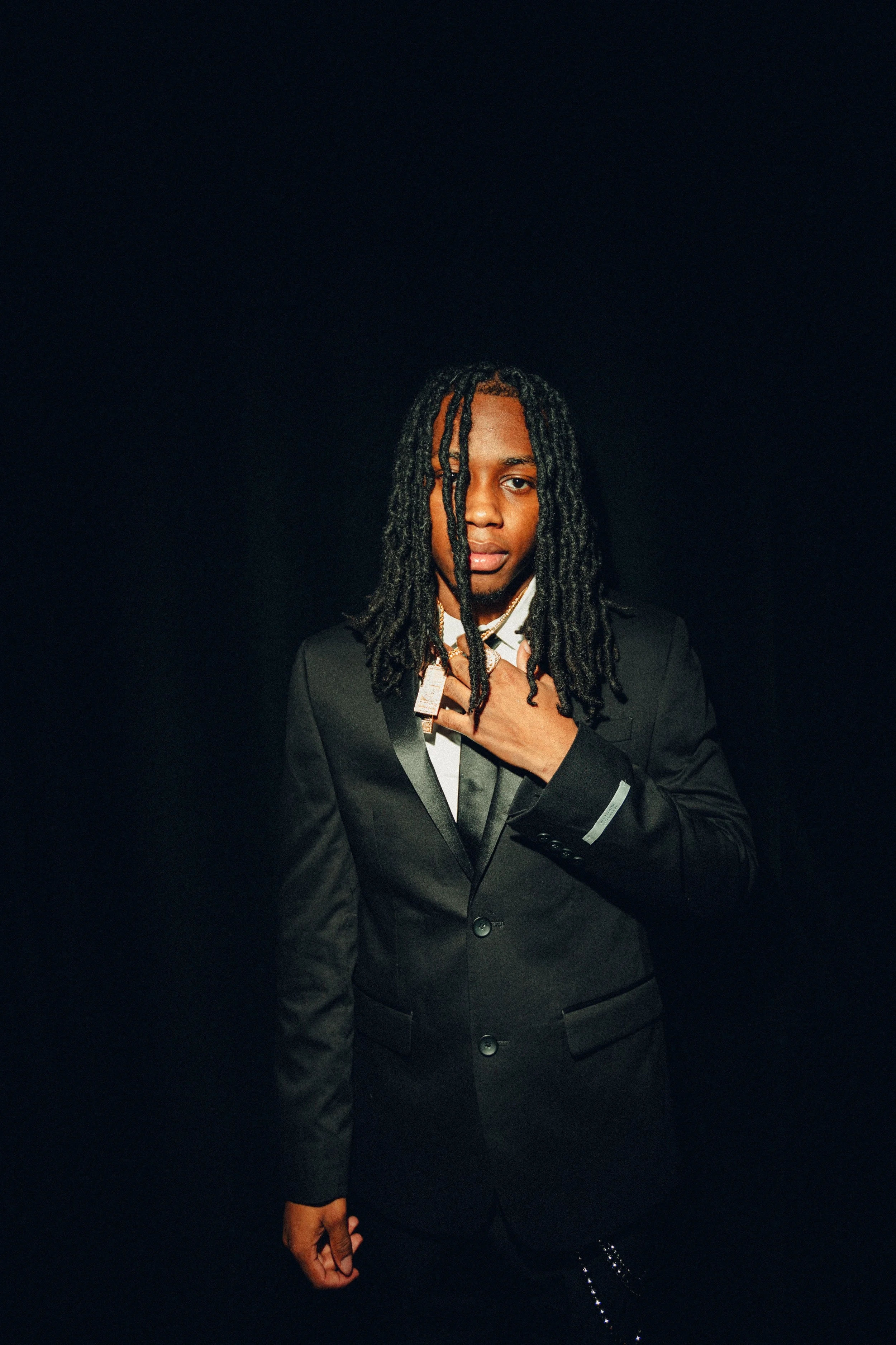 LG Malique Distills Pure “Living Gold” — Rival Magazine
