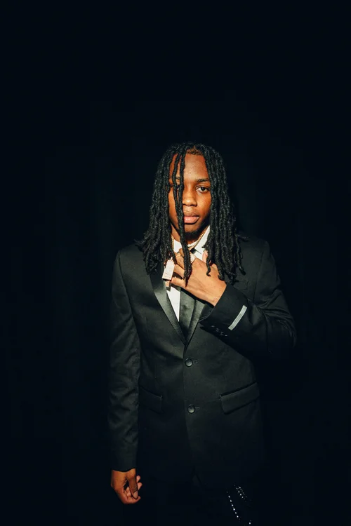 LG Malique Distills Pure “Living Gold” — Rival Magazine