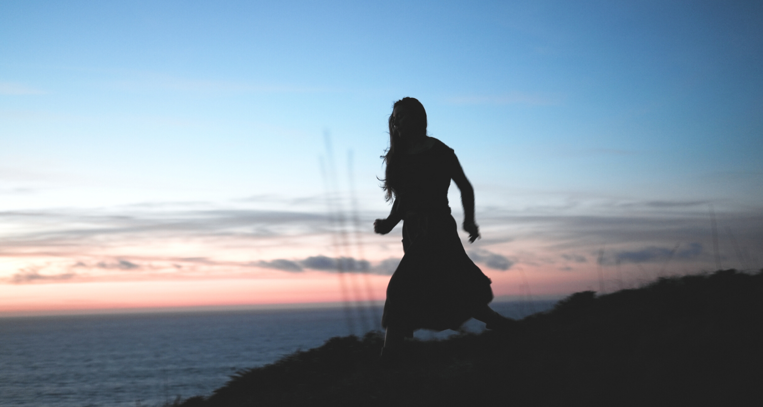 "Lost in January": EllaHarp's Melancholic and Profound Musical ...
