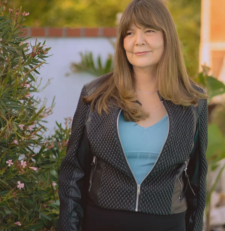 Diana McGrane Voices What We’re All “wondering” — Rival Magazine