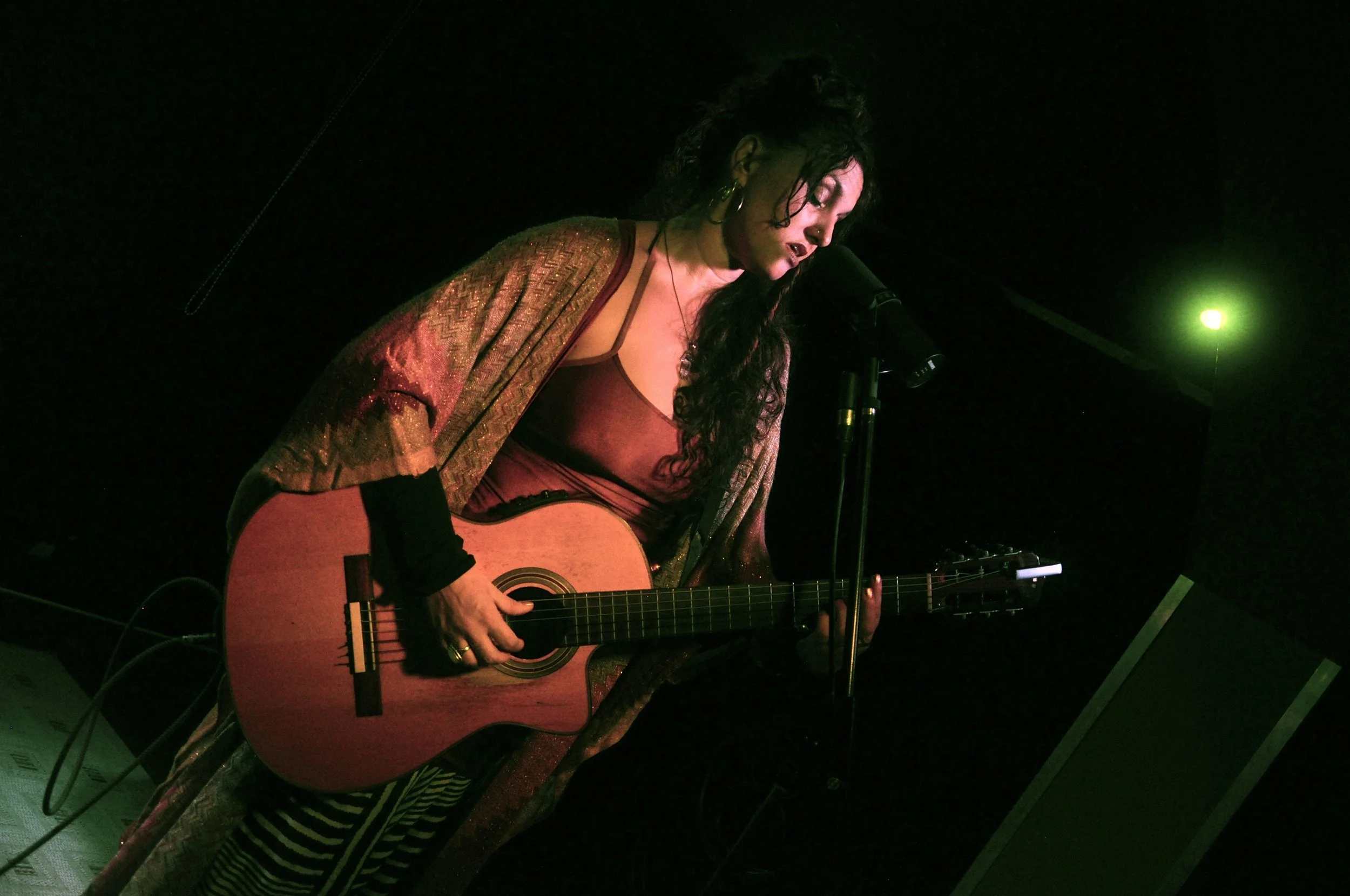 Stripped down and unfiltered: Sariyah Idan’s “Live in Berlin, Vol. 1 ...