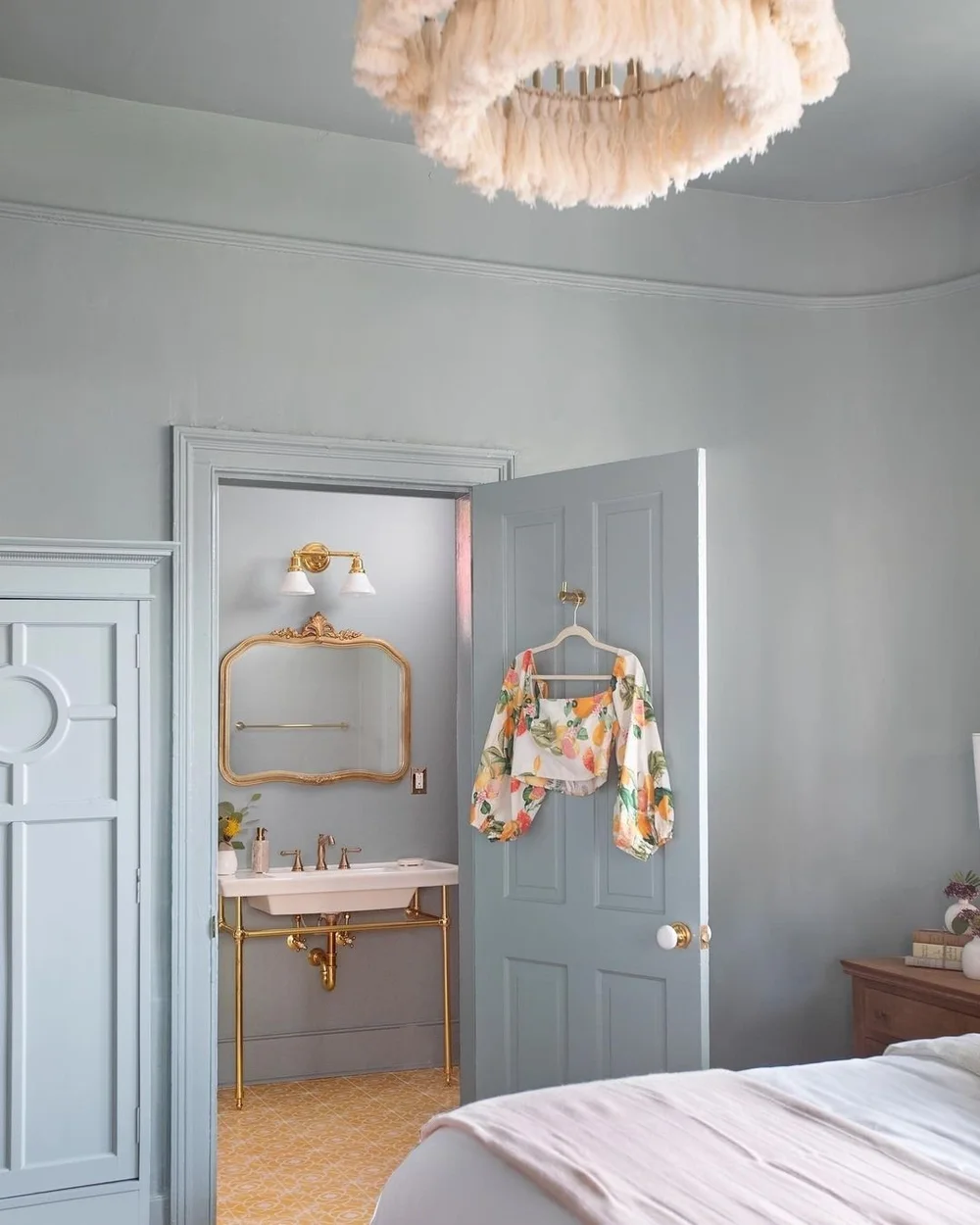 "Dive into Design: Exploring the Allure of Colour Drenching in Interior ...