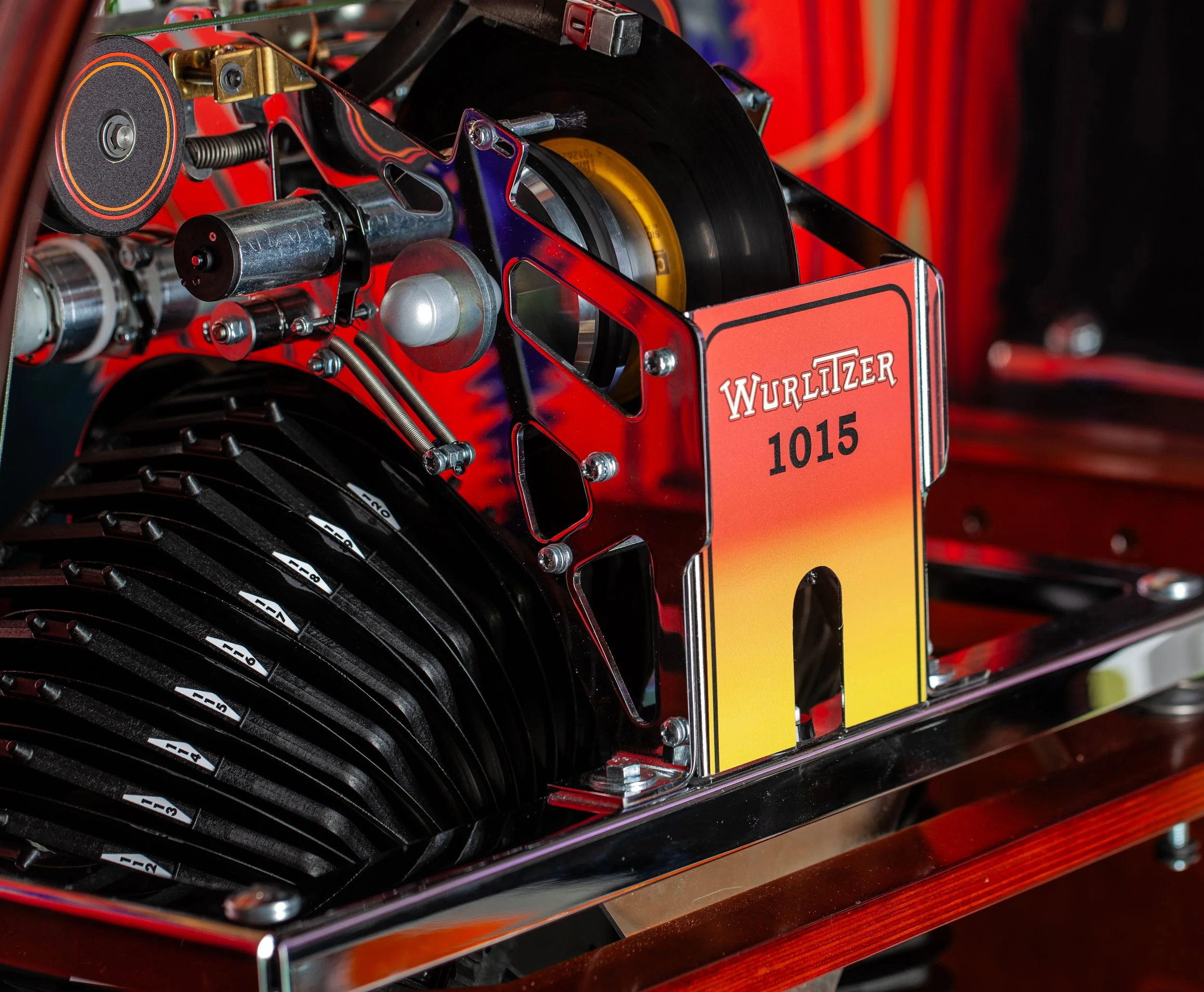 Wurlitzer Vinyl 45 Jukebox — Amplify Your Style