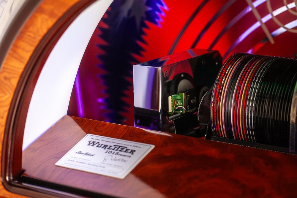 Wurlitzer CD Jukebox — Amplify Your Style