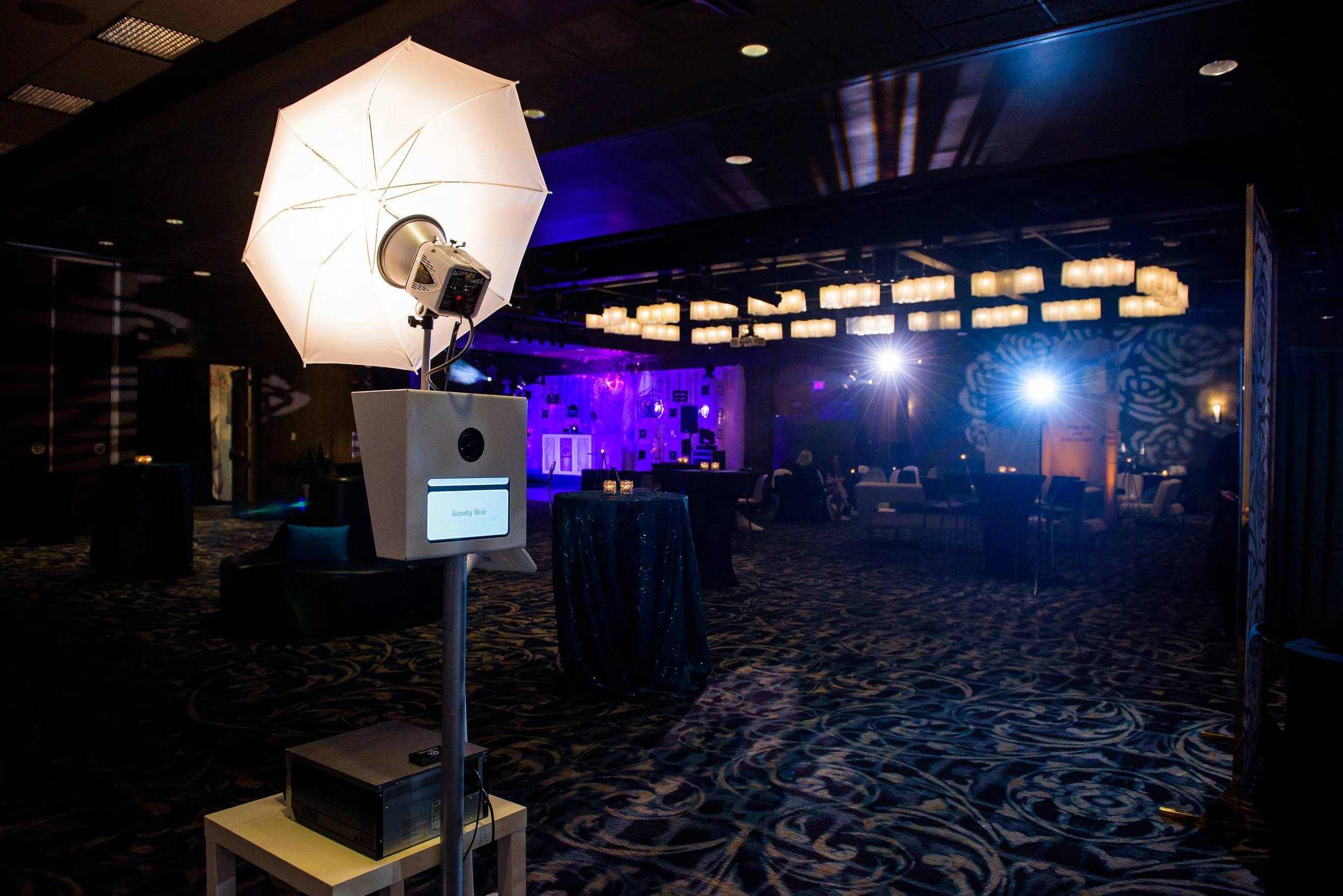 FLASH CO. | Calgary - Canmore - Banff | Photo Booth Rental
