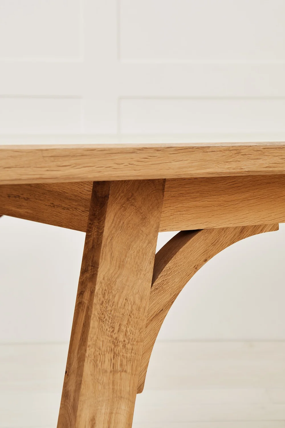 Tithe dining table | Sebastian Cox