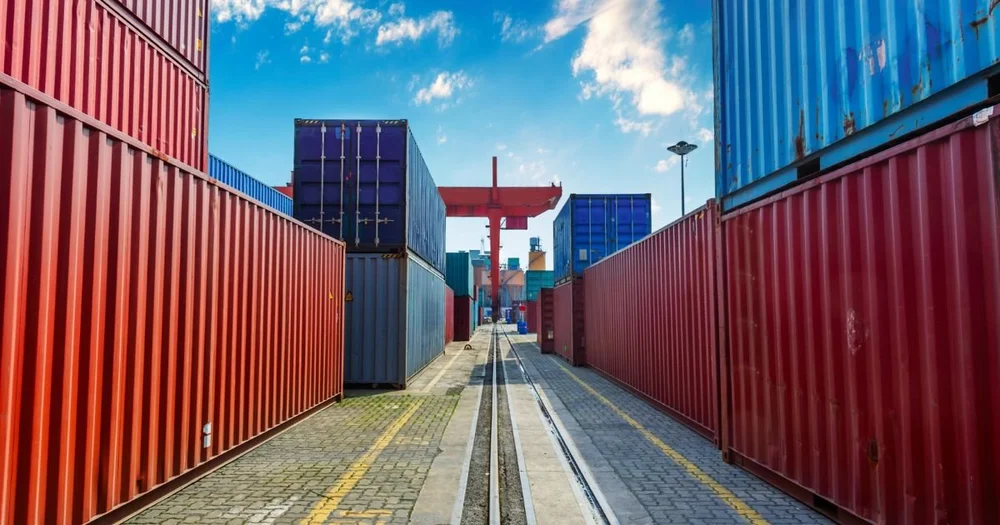 5 Key Benefits of Hand-Selecting Your Shipping Container — Q3 Shipping ...