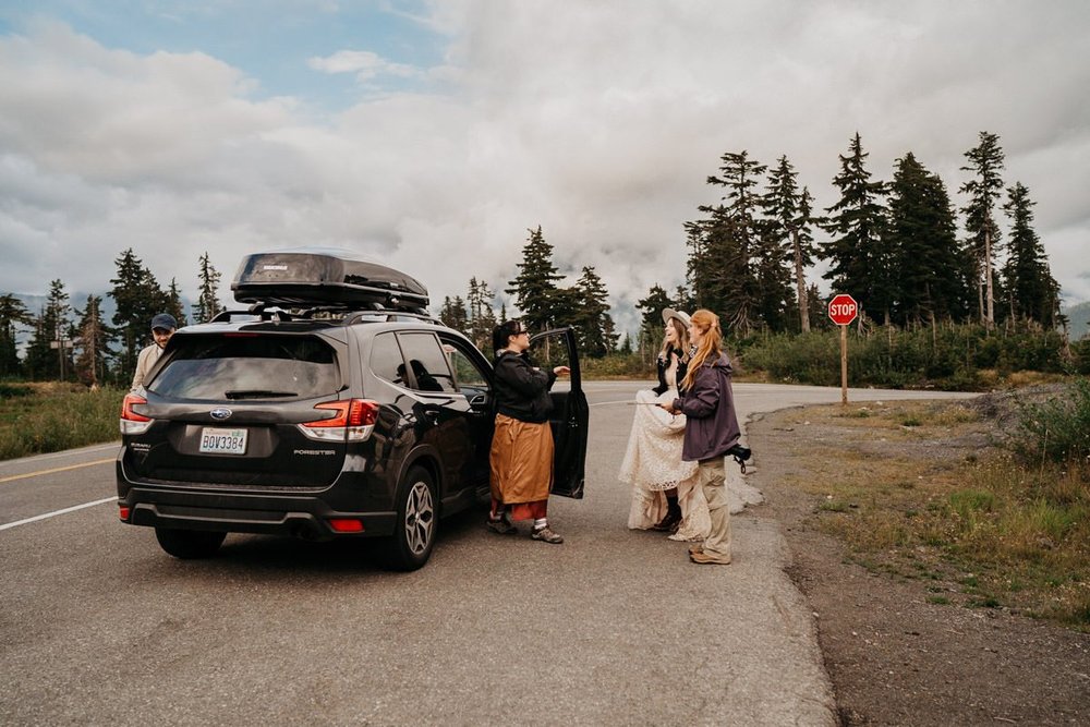 How to Find an Officiant and Witnesses for Your Elopement