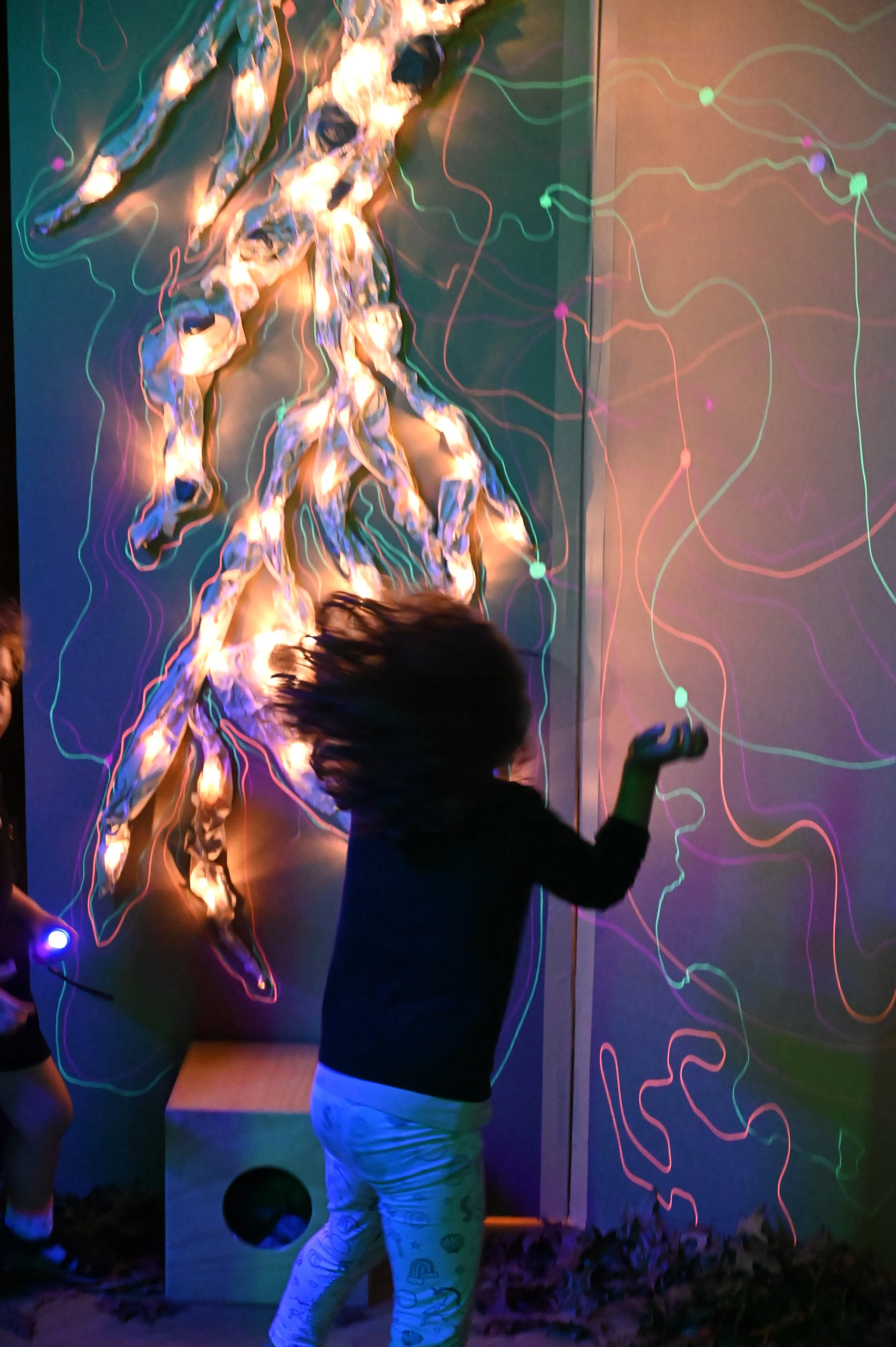 Wood Wide Web — Penelope Bartlau