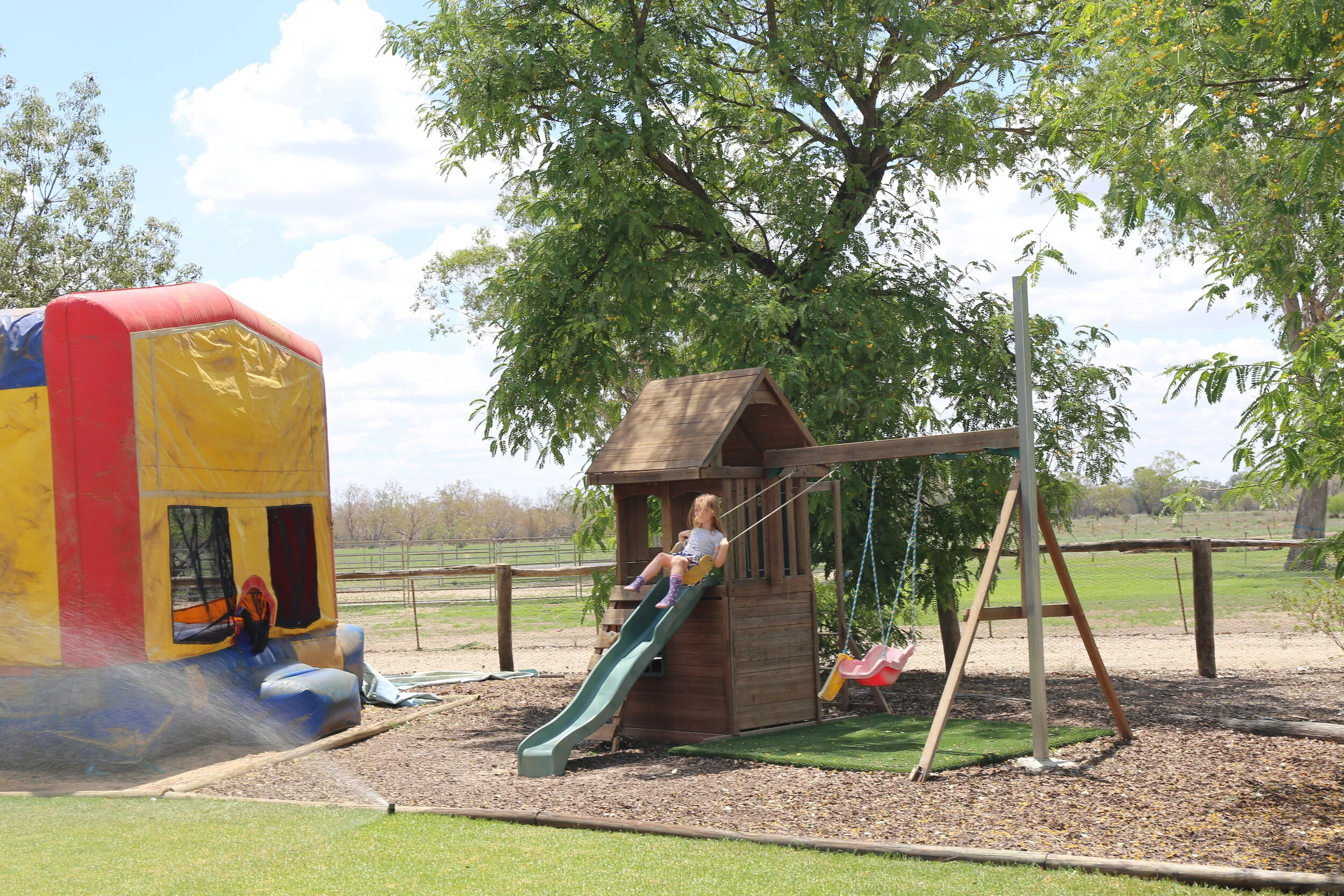 Best Accommodation & Family friendly dining option in Toobeah Talwood ...