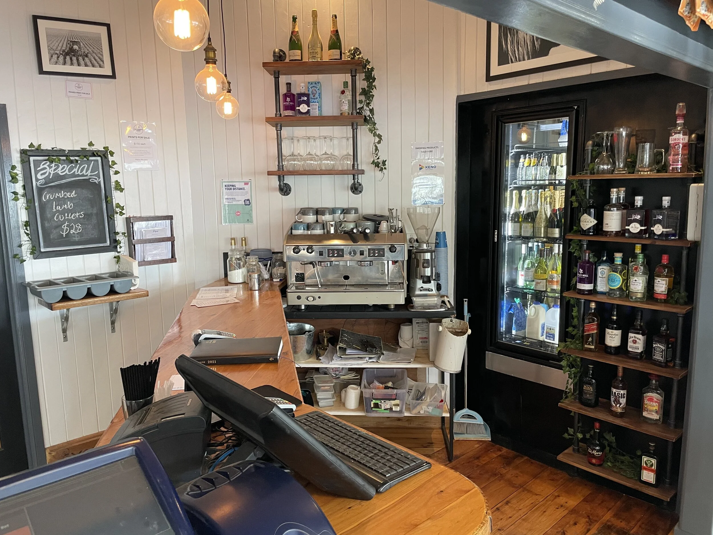 Best Accommodation & Family friendly dining option in Toobeah Talwood ...