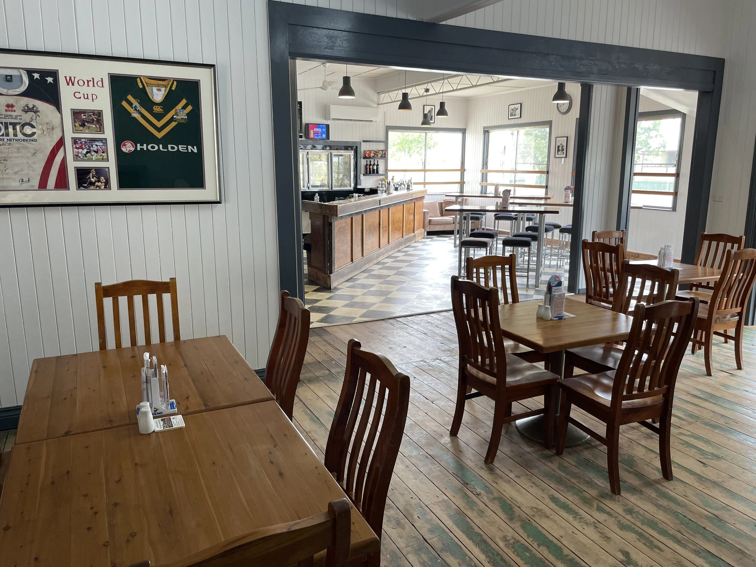 Best Accommodation & Family friendly dining option in Toobeah Talwood ...