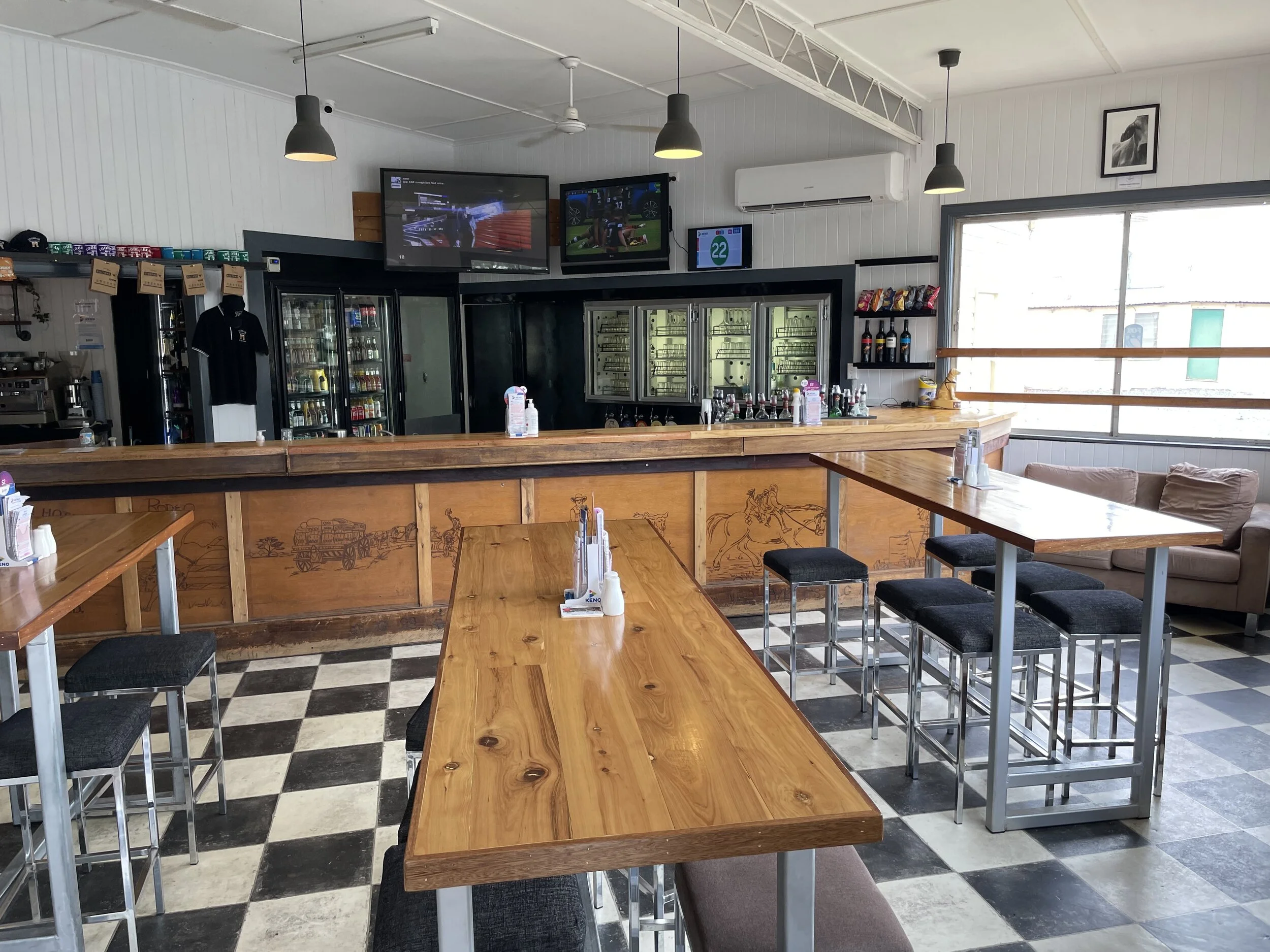 Best Accommodation & Family friendly dining option in Toobeah Talwood ...