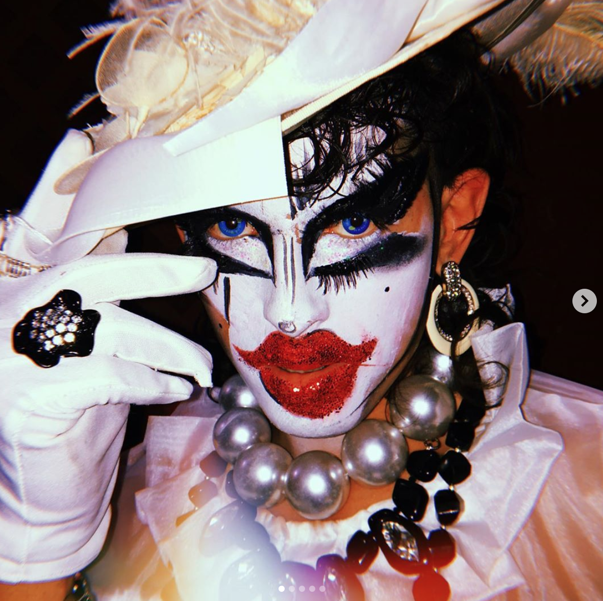 Looks — Crystal Methyd