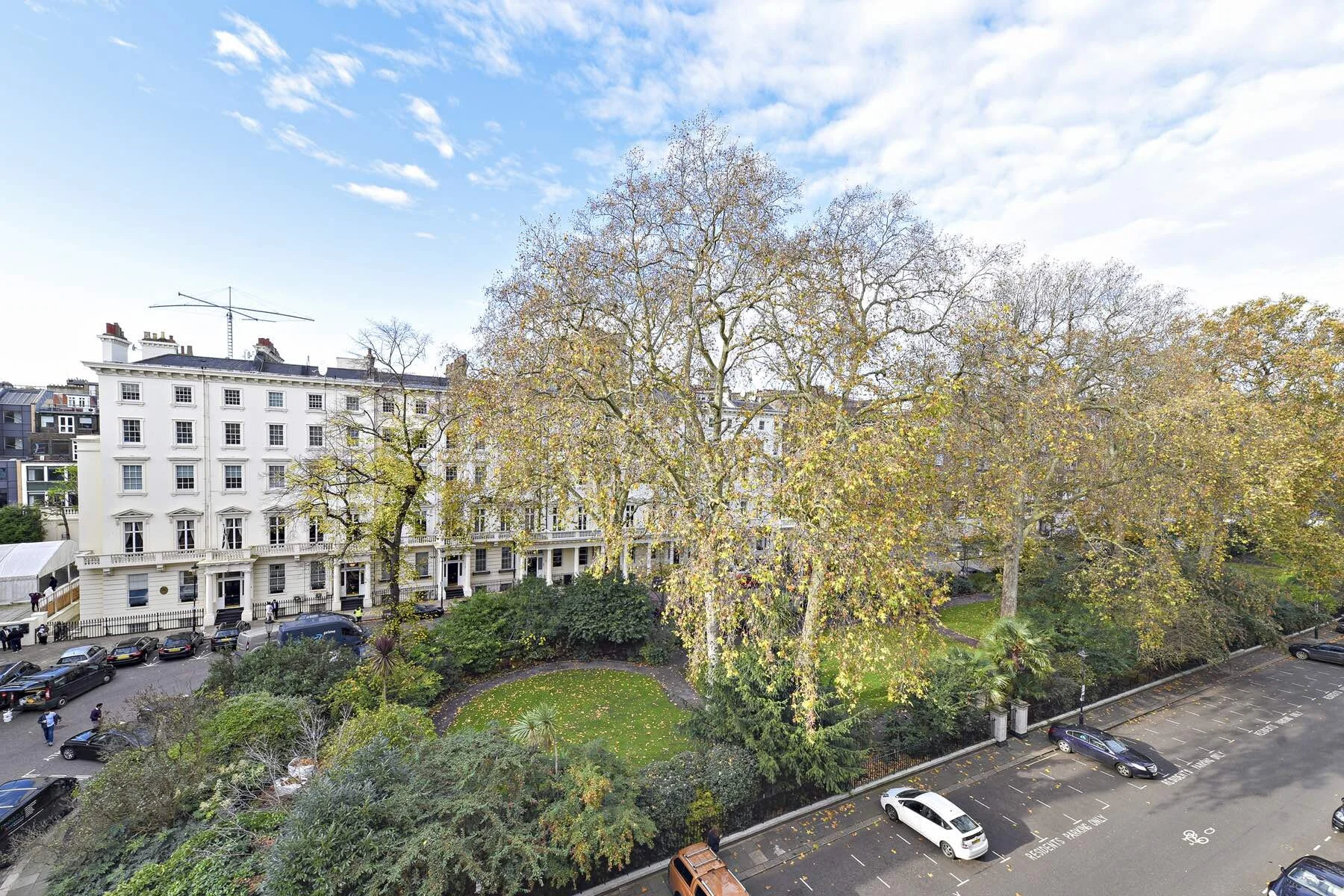 24 Lowndes Square, Knightsbridge — ILES PRIME PROPERTY