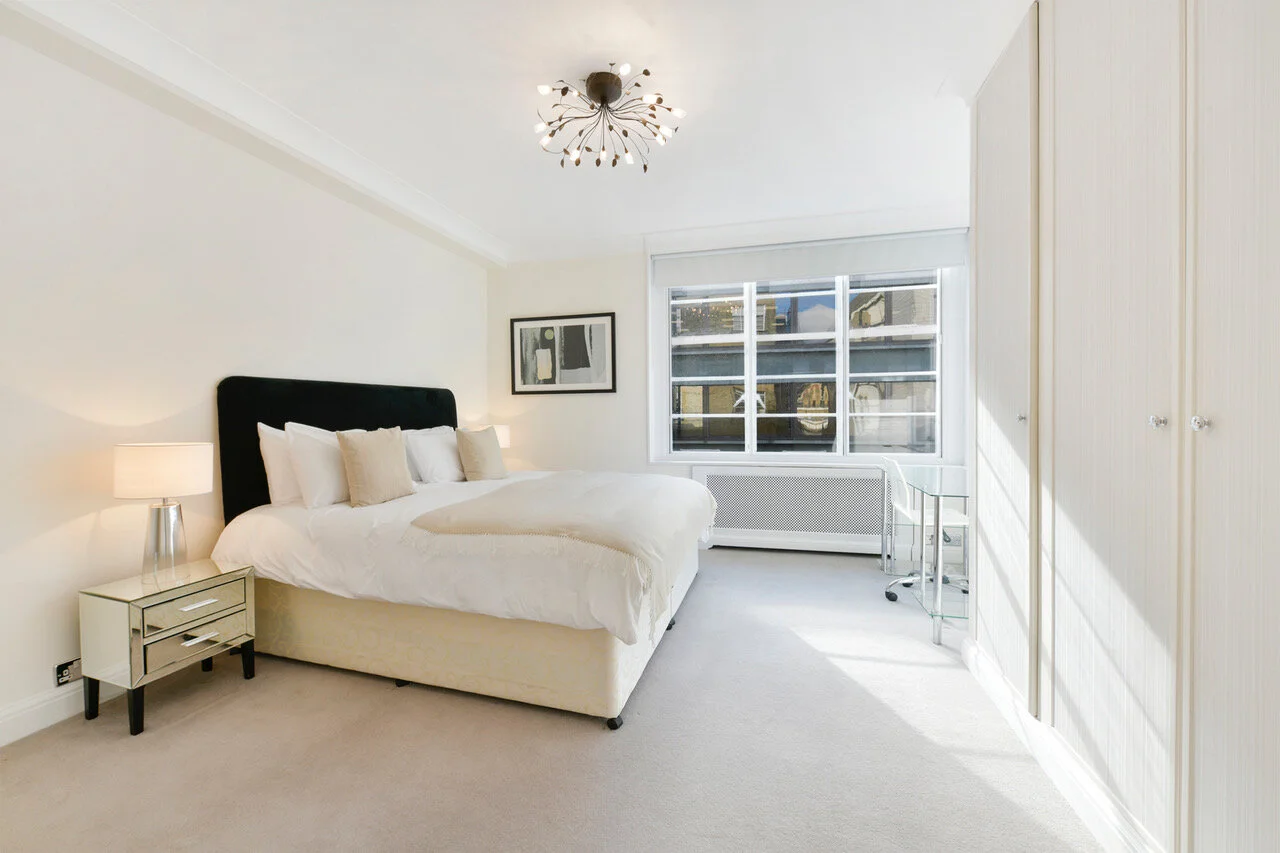 49 Lowndes Square — ILES PRIME PROPERTY