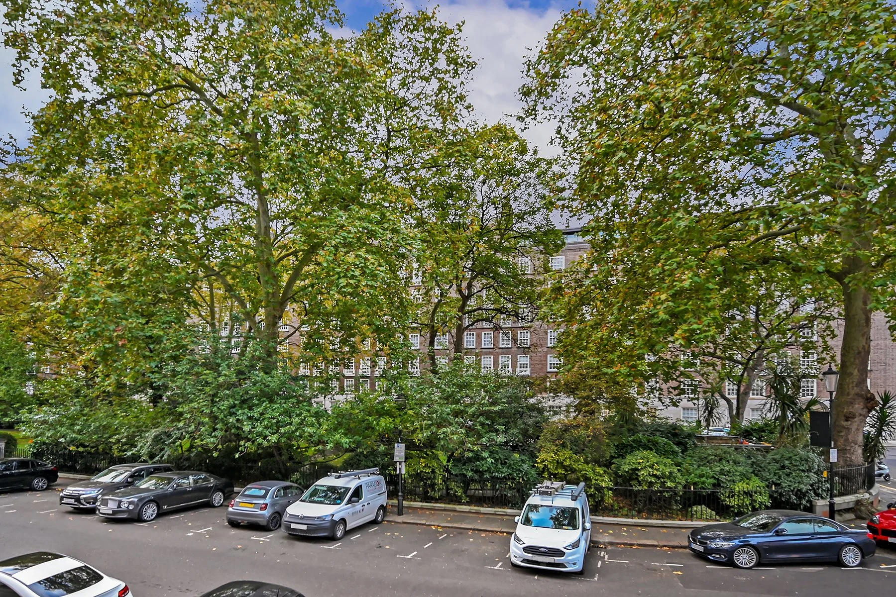 1 Lowndes Square, Knightsbridge — ILES PRIME PROPERTY