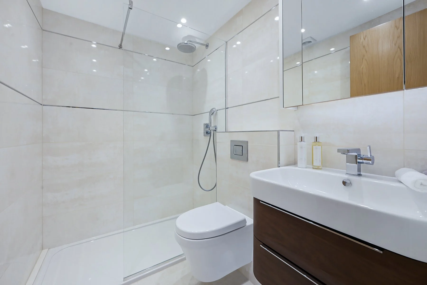 1 Lowndes Square, Knightsbridge — ILES PRIME PROPERTY