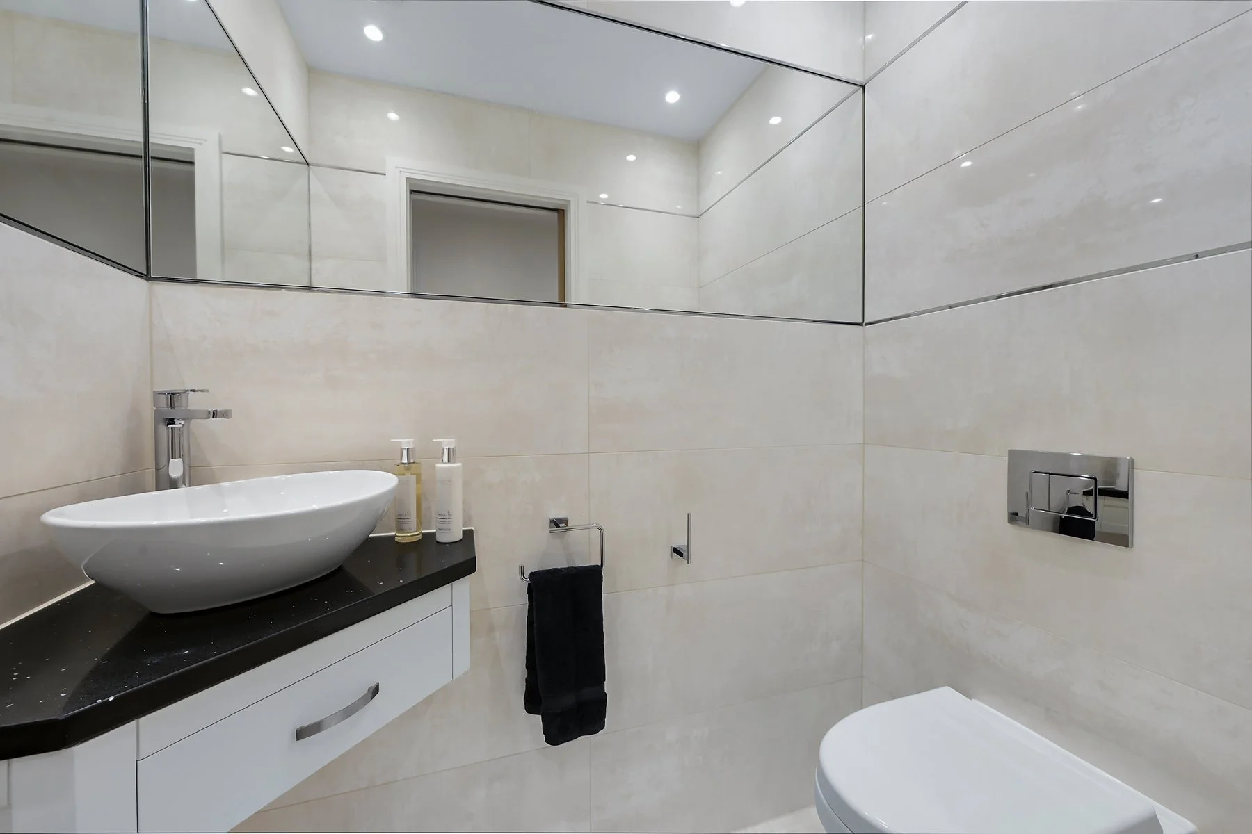 1 Lowndes Square, Knightsbridge — ILES PRIME PROPERTY