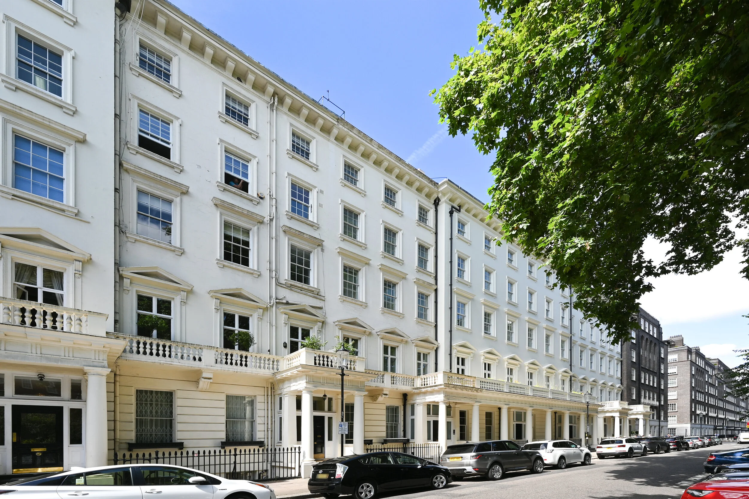 1 bed studio flat, Lowndes Square, Knightsbridge — ILES PRIME PROPERTY