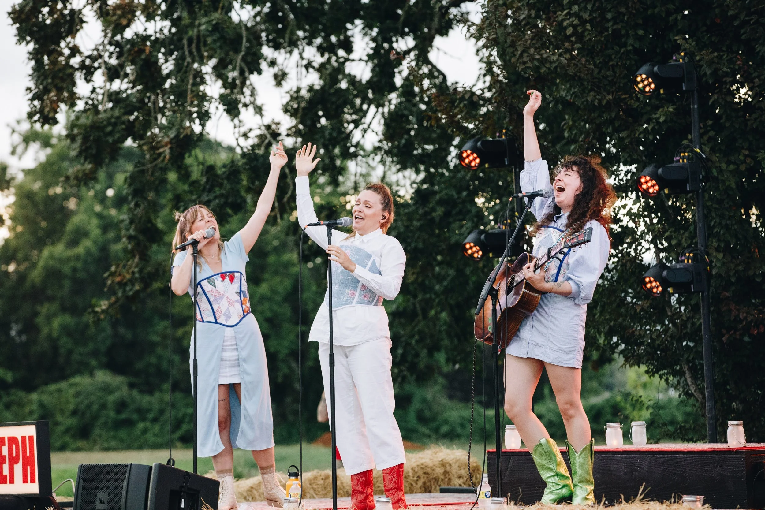 live-music0 | Topaz Farm