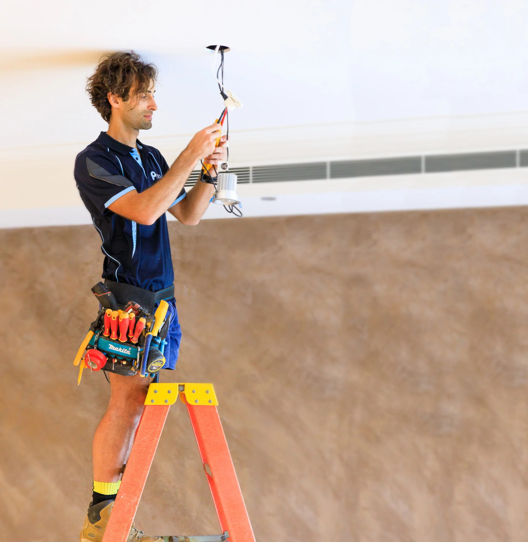 24/7 Electricians Northcote & Melbourne | Petrelli Electrical