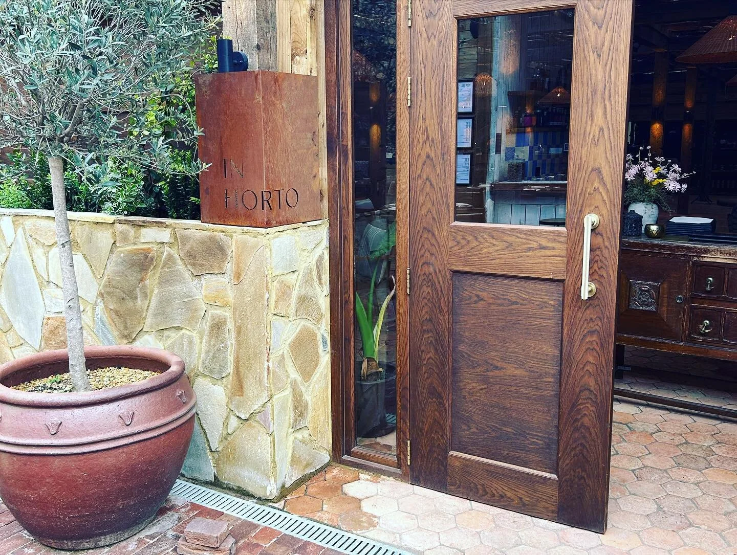 Dine Out Magzine — H2O PUBLISHING