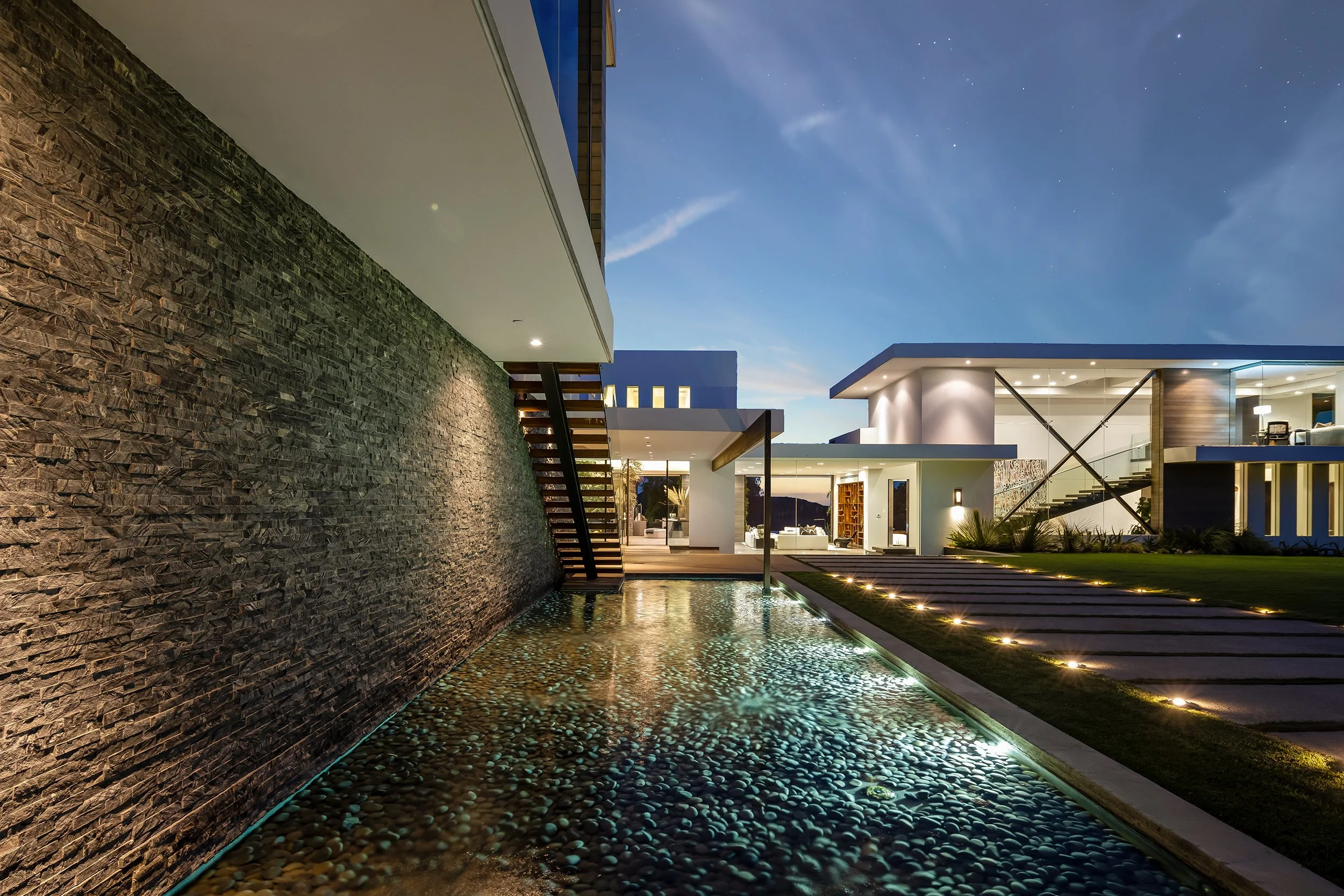 benedict canyon 2023, a modern indoor outdoor luxury resort style home ...