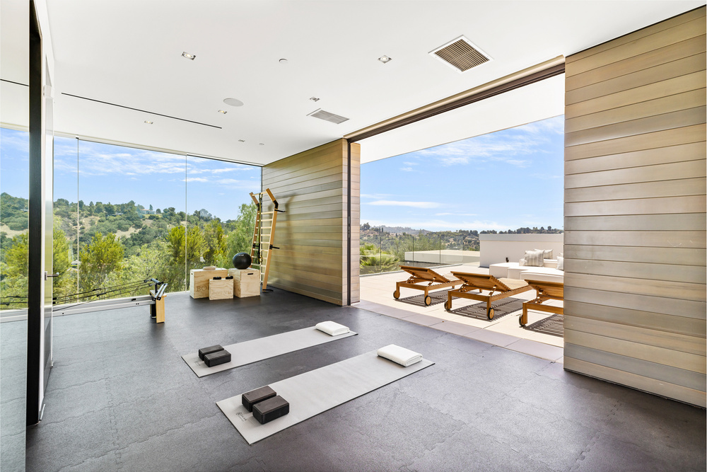 benedict canyon 2023 luxury resort style home in beverly hills | modern ...