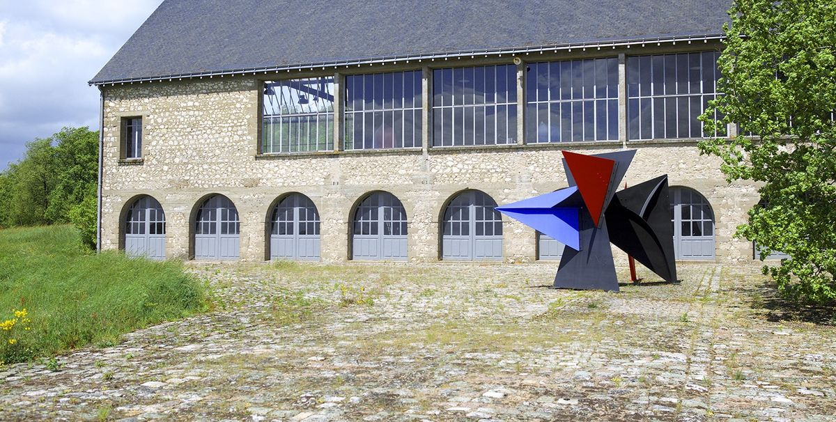 alexander calder artist & sculptor bio | modern design blog | whipple ...