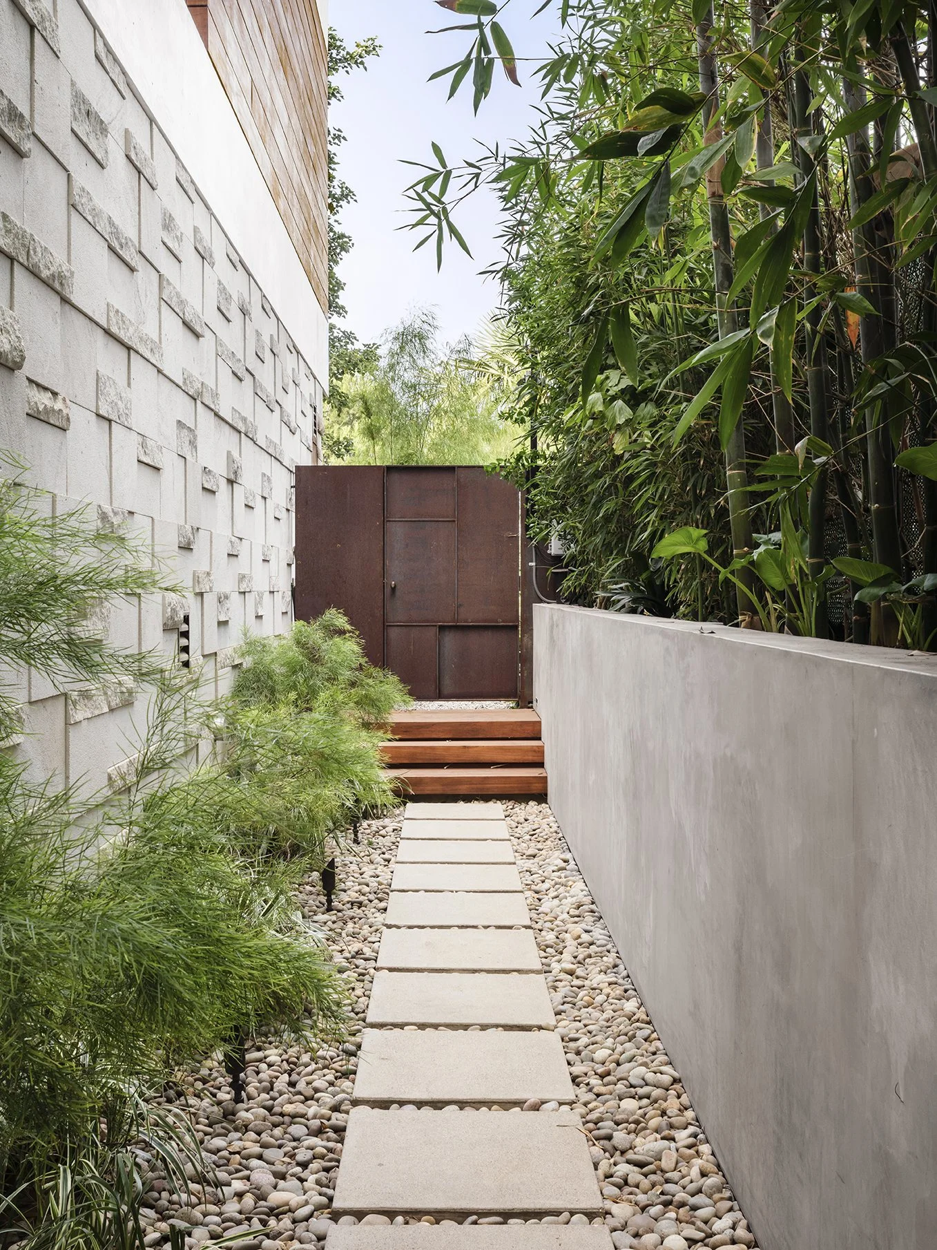 Creating Coral House, a Modern Family Home in Santa Monica, California ...